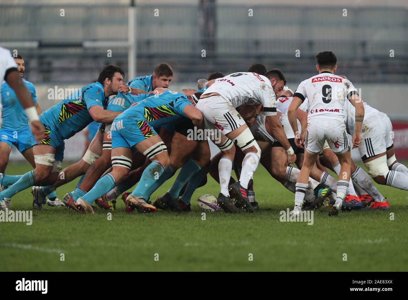 World cup challenge scrum hi-res stock photography and images - Alamy