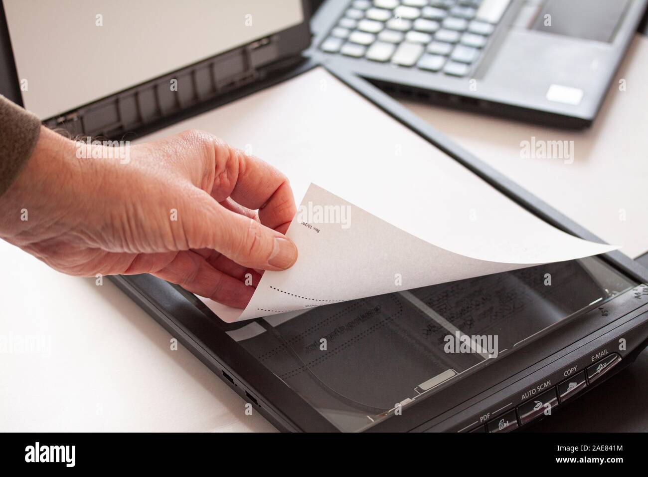 Flatbed scanner hi-res stock photography and images - Alamy