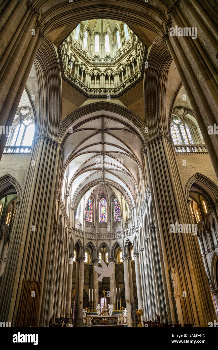 Normandy cathedral hi-res stock photography and images - Alamy