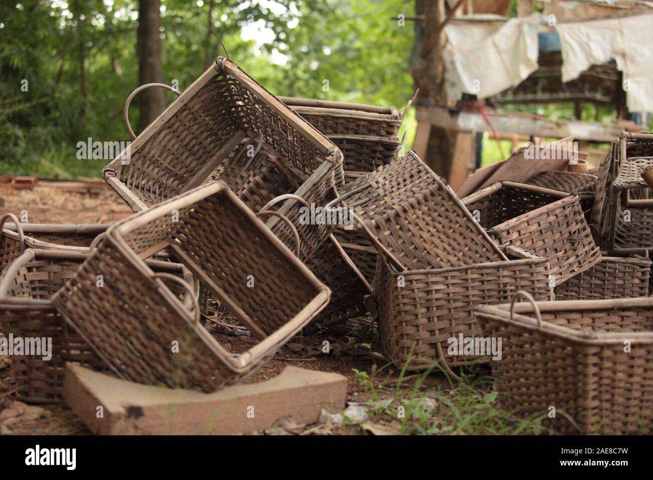 Nigeria bambou workers Stock Photo - Alamy