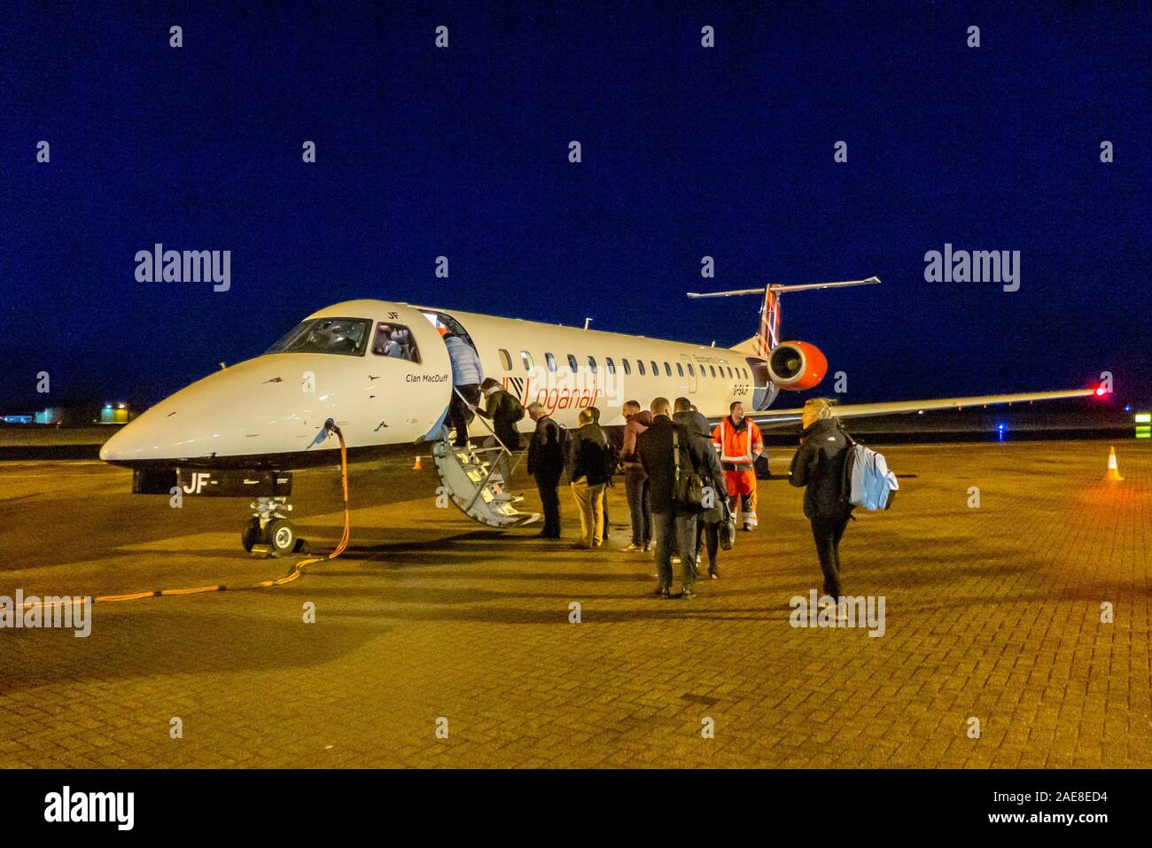 Embraer 145 hi-res stock photography and images - Alamy