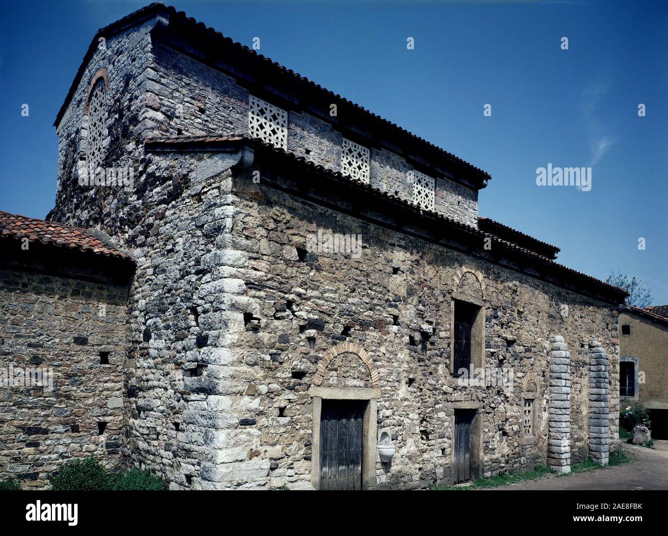 IGLESIA DE SAN PEDRO - SIGLO IX - PRERROMANICO ASTURIANO. Location: ST ...