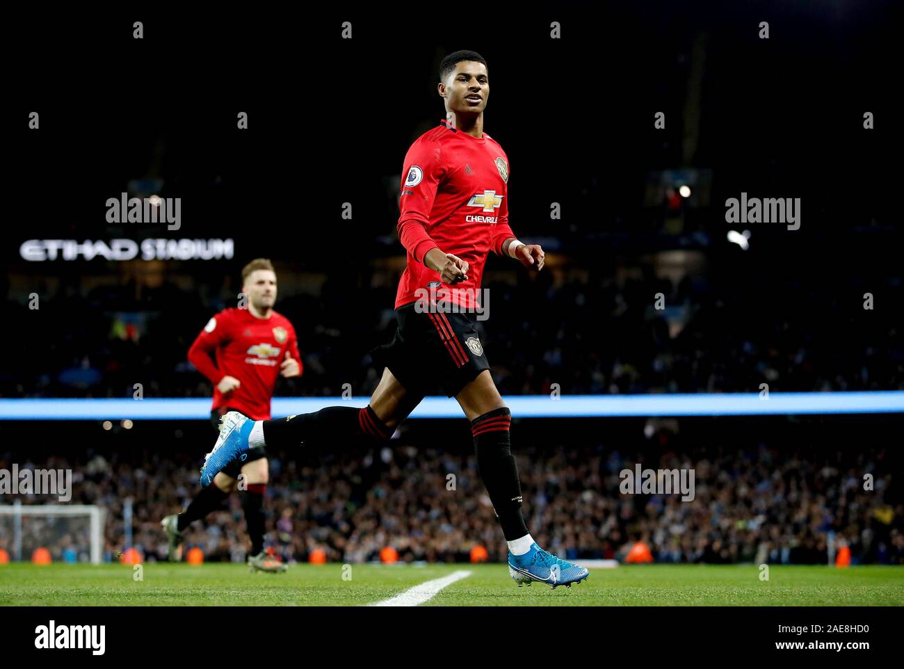 Manchester United's Marcus Rashford celebrates scoring his side's first ...