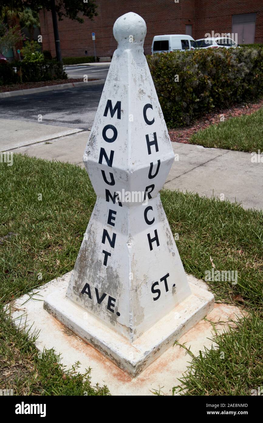 Concrete markers hi-res stock photography and images - Alamy