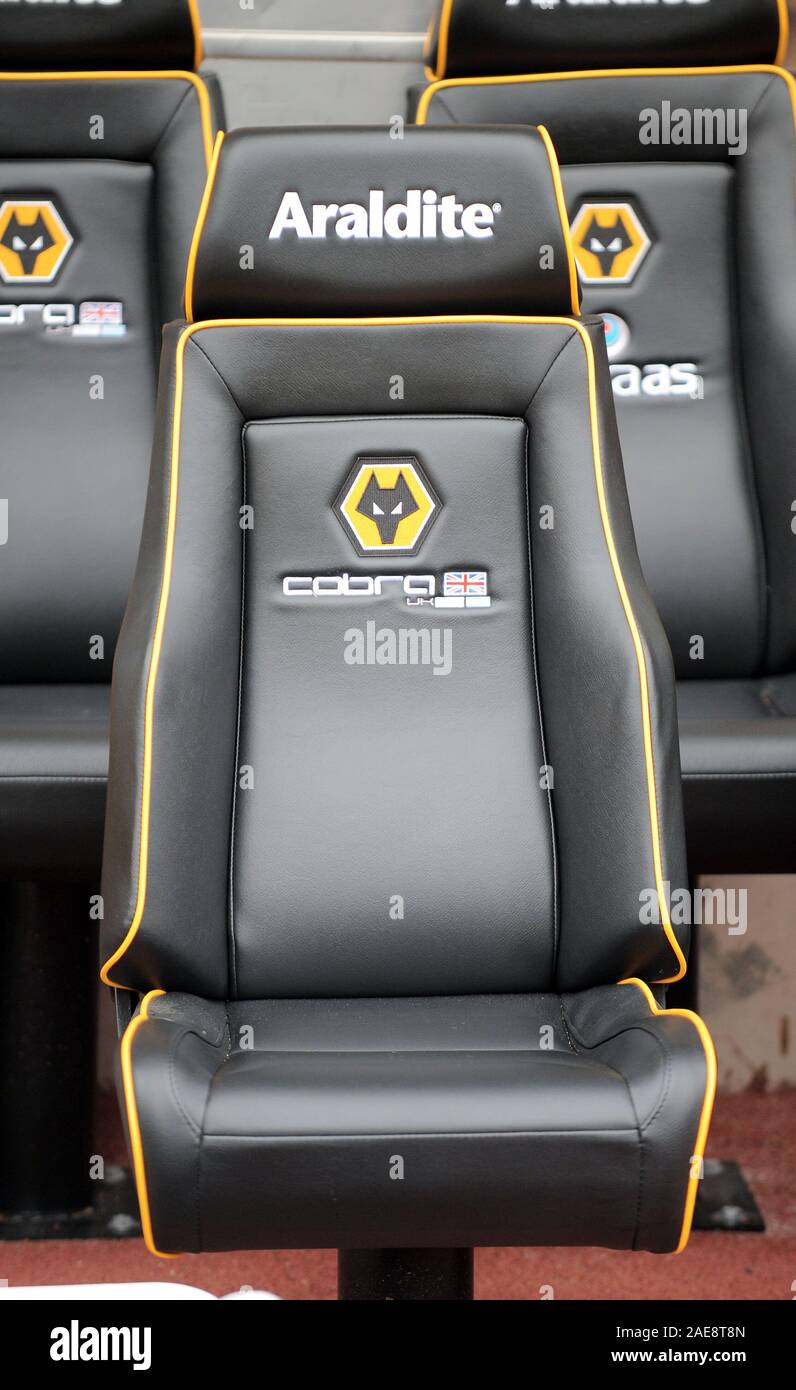 Football wolves bench hi-res stock photography and images - Alamy