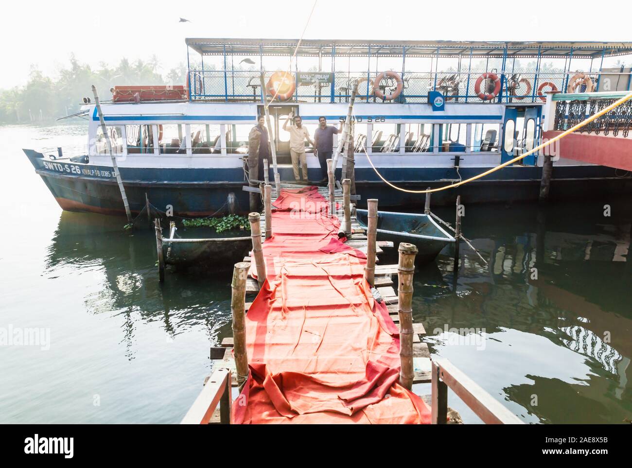 Indian boat drivers hi-res stock photography and images - Alamy