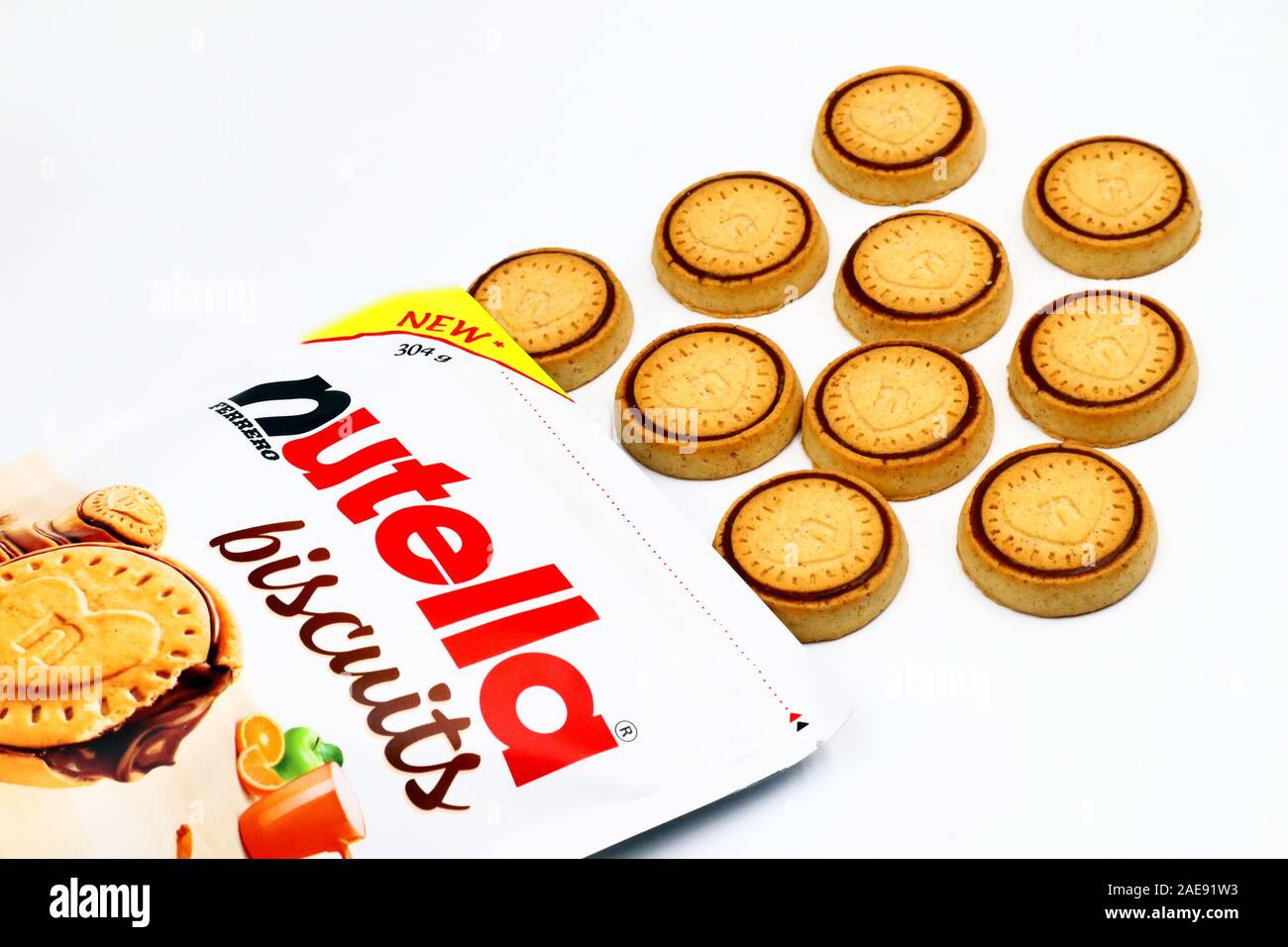 Nutella biscuits, crunchy cookies with Hazelnut spread and Cocoa ...