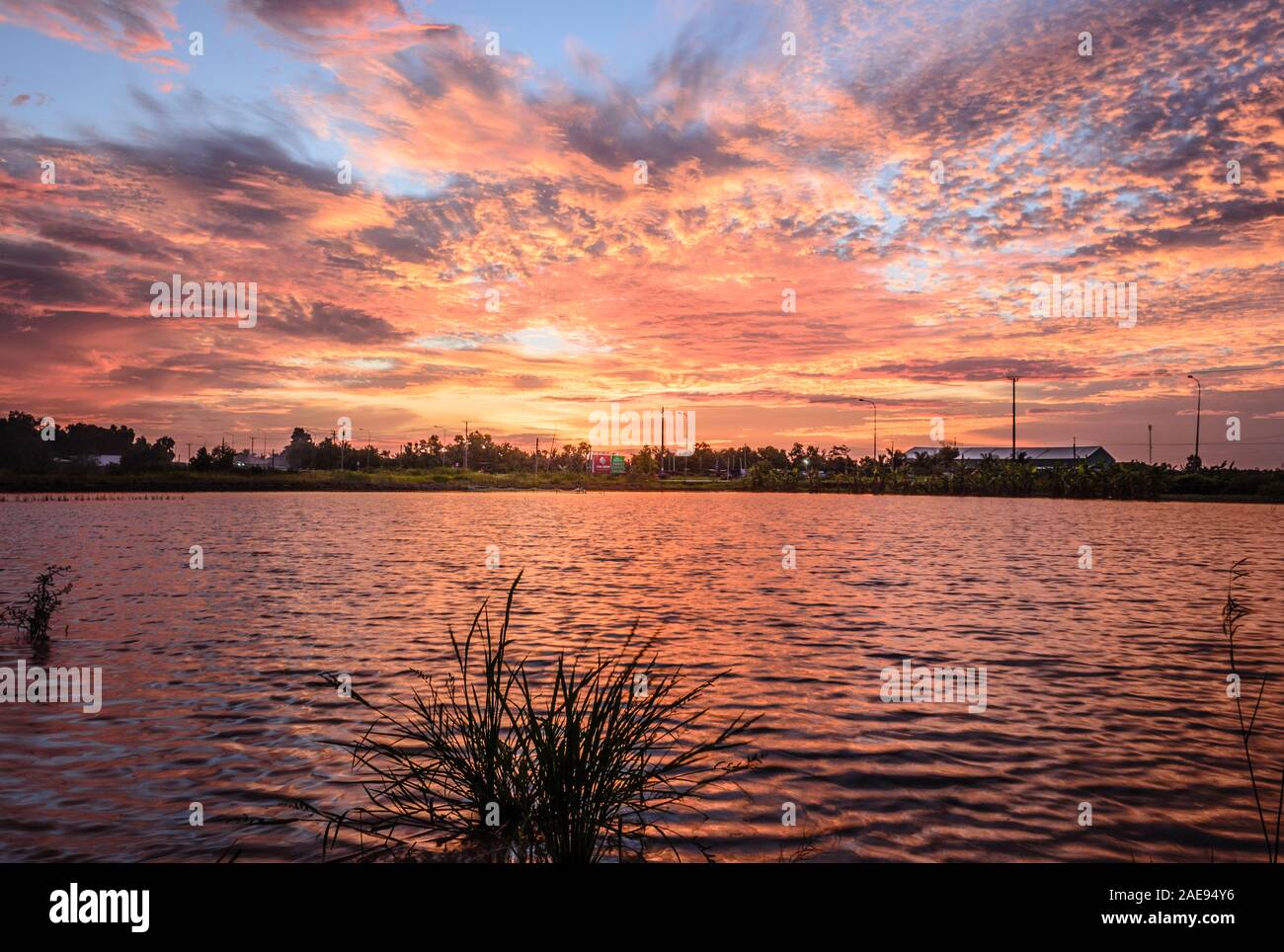 6 pm sunset hi-res stock photography and images - Alamy