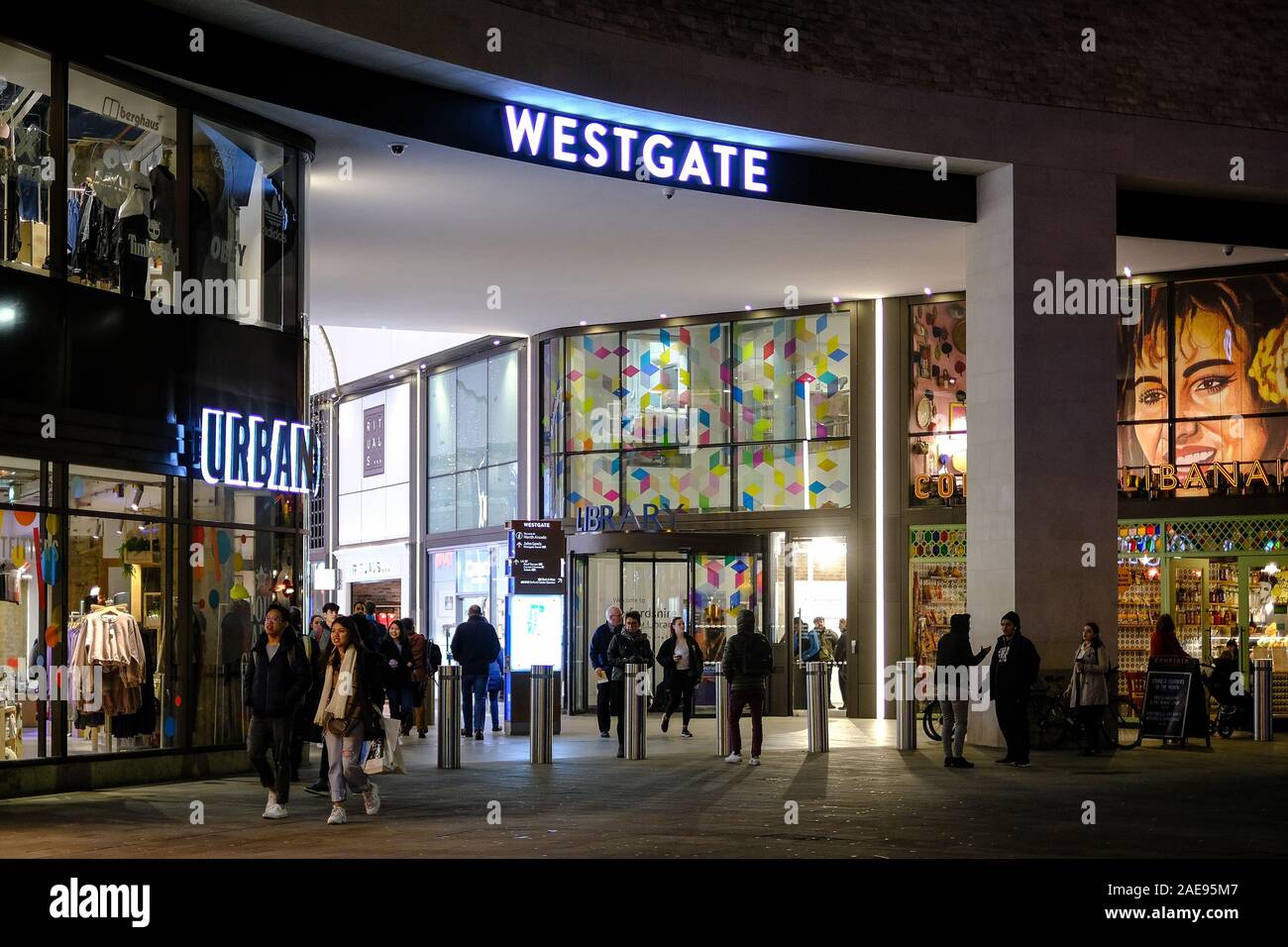 Oxford westgate shopping centre uk hi-res stock photography and images - Alamy