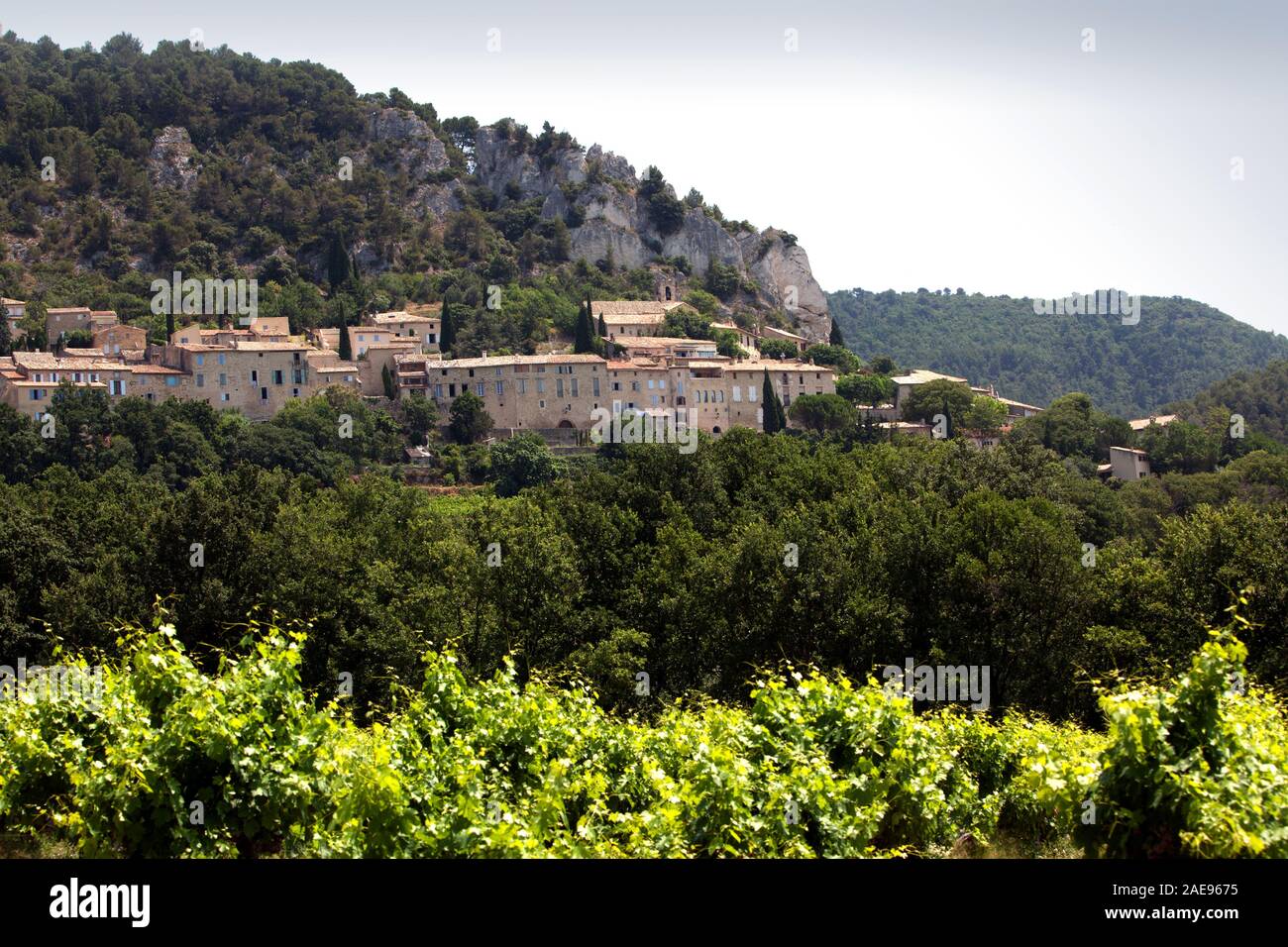 Seguret vineyards hi-res stock photography and images - Alamy