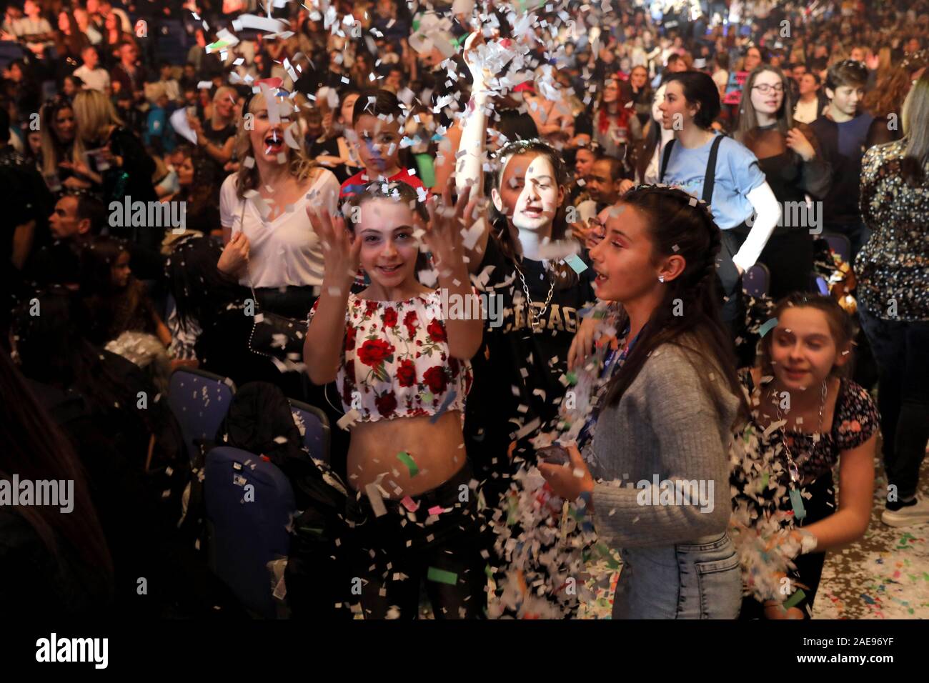 Gig crowd with ticker tape hi-res stock photography and images - Alamy