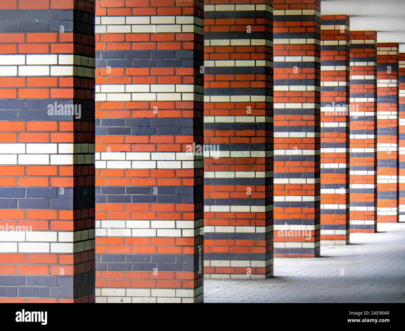 Geometric brickwork hi-res stock photography and images - Alamy
