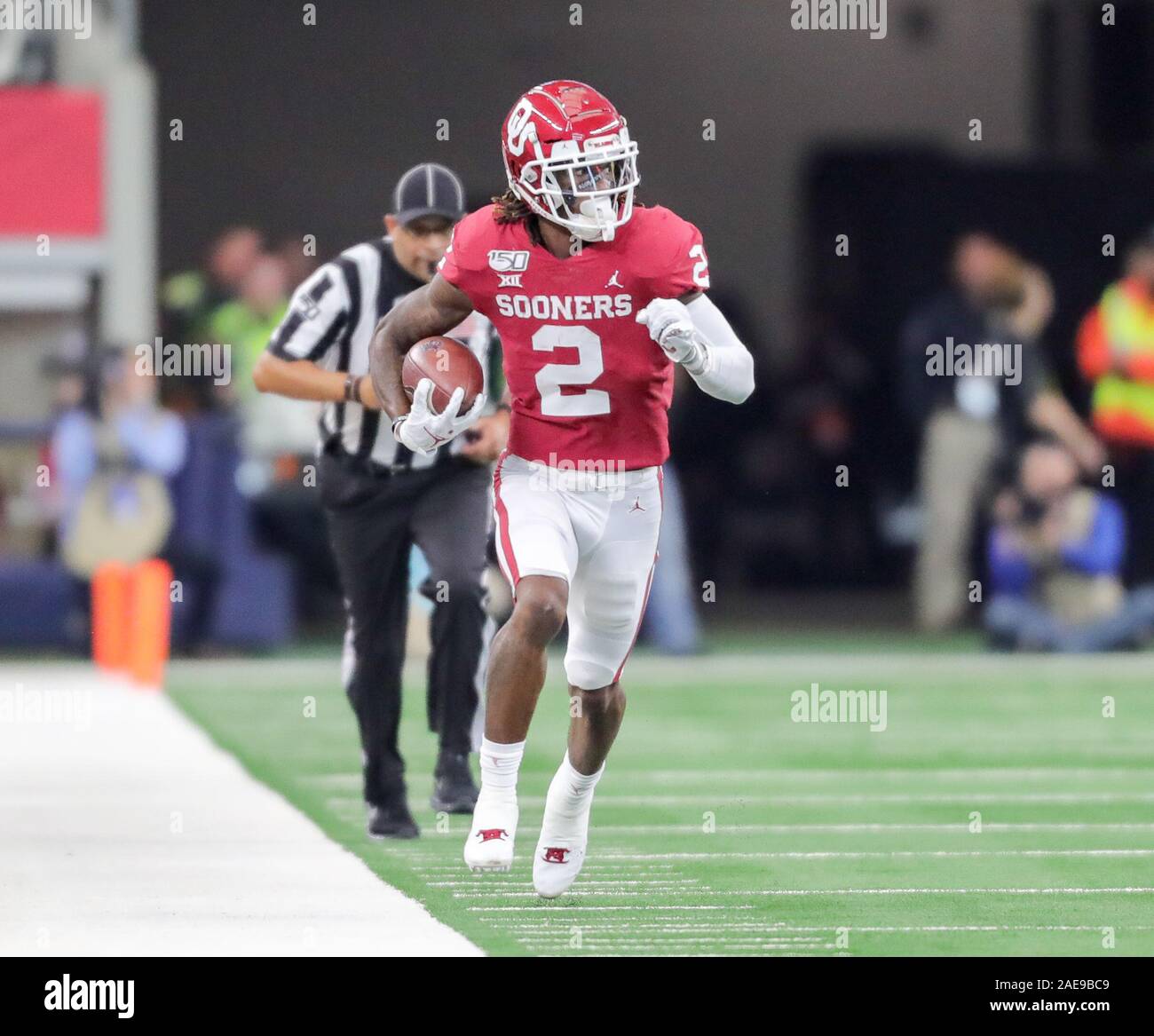 Arlington, Texas, USA. 7th Dec, 2019. Oklahoma Sooner wide receiver Cee ...