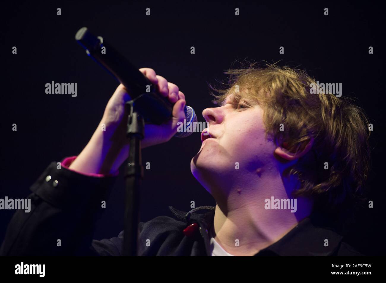 Lewis capaldi live concert hi-res stock photography and images - Alamy