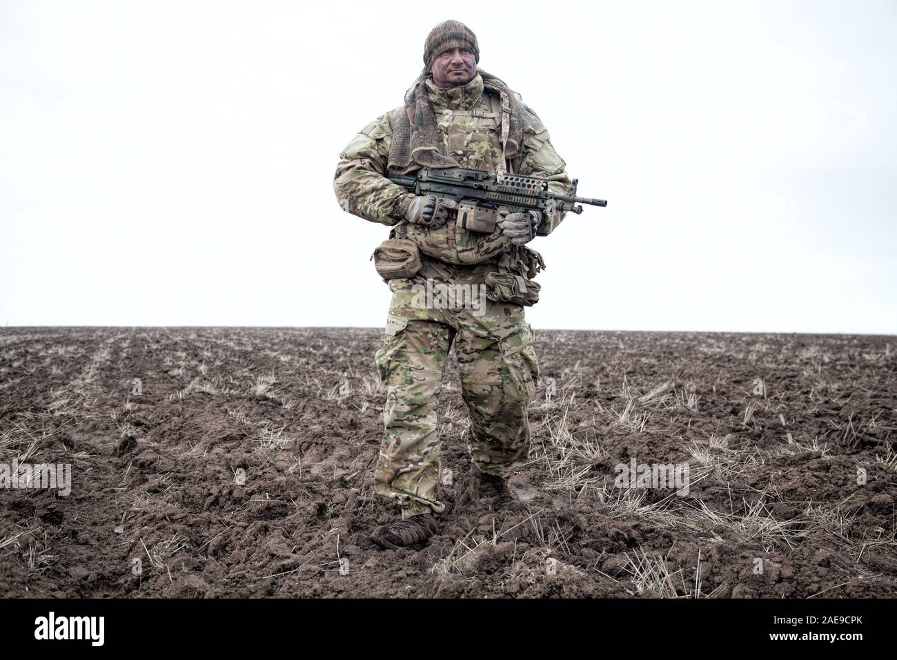 Army special forces machine gunner in field Stock Photo - Alamy