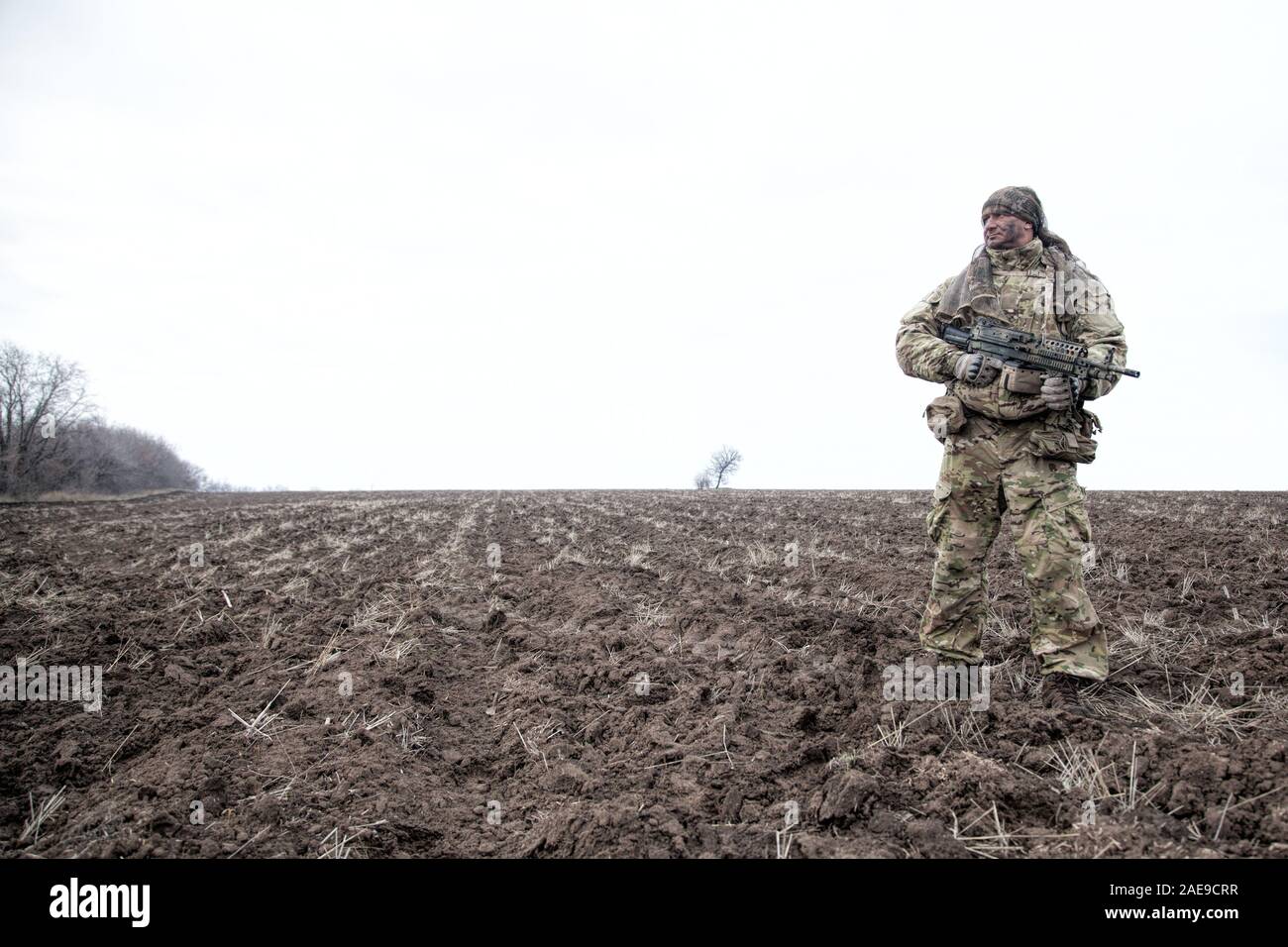 Army special forces machine gunner in field Stock Photo - Alamy