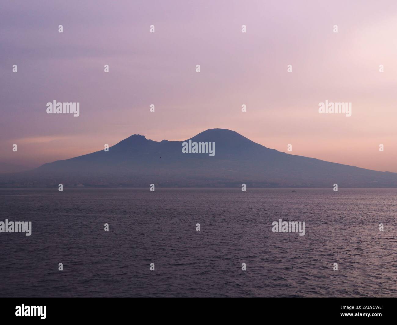 Volcanos in italy hi-res stock photography and images - Alamy