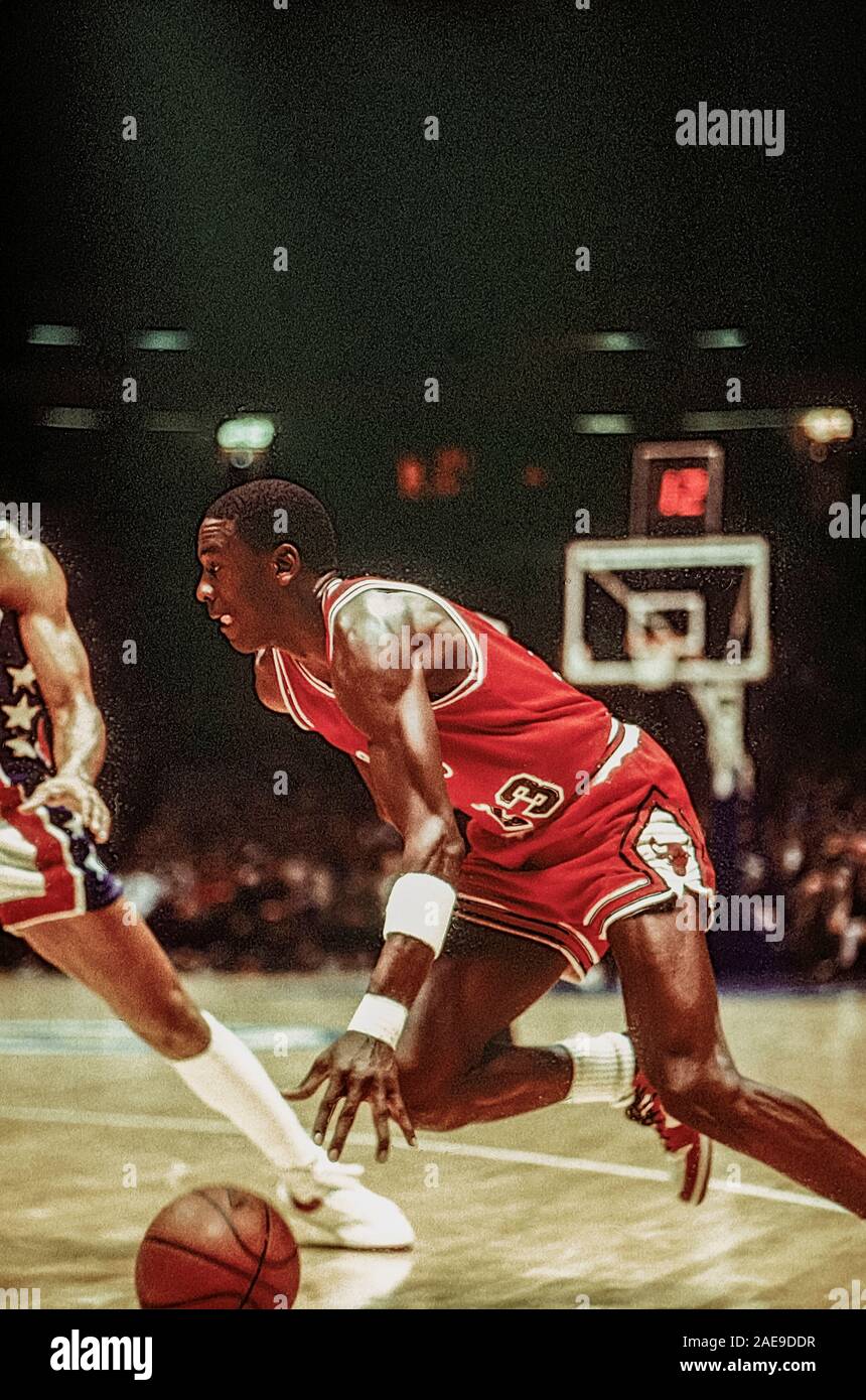 Michael jordan chicago bulls 1985 hi-res stock photography and images ...