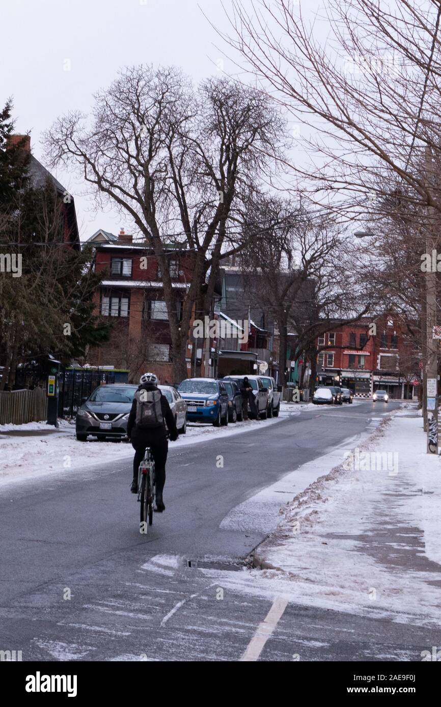 Commute to work bicycle hi-res stock photography and images - Alamy