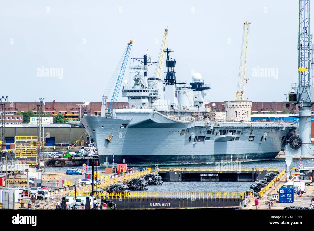 Hms Queen Elizabeth Battleship High Resolution Stock Photography and ...