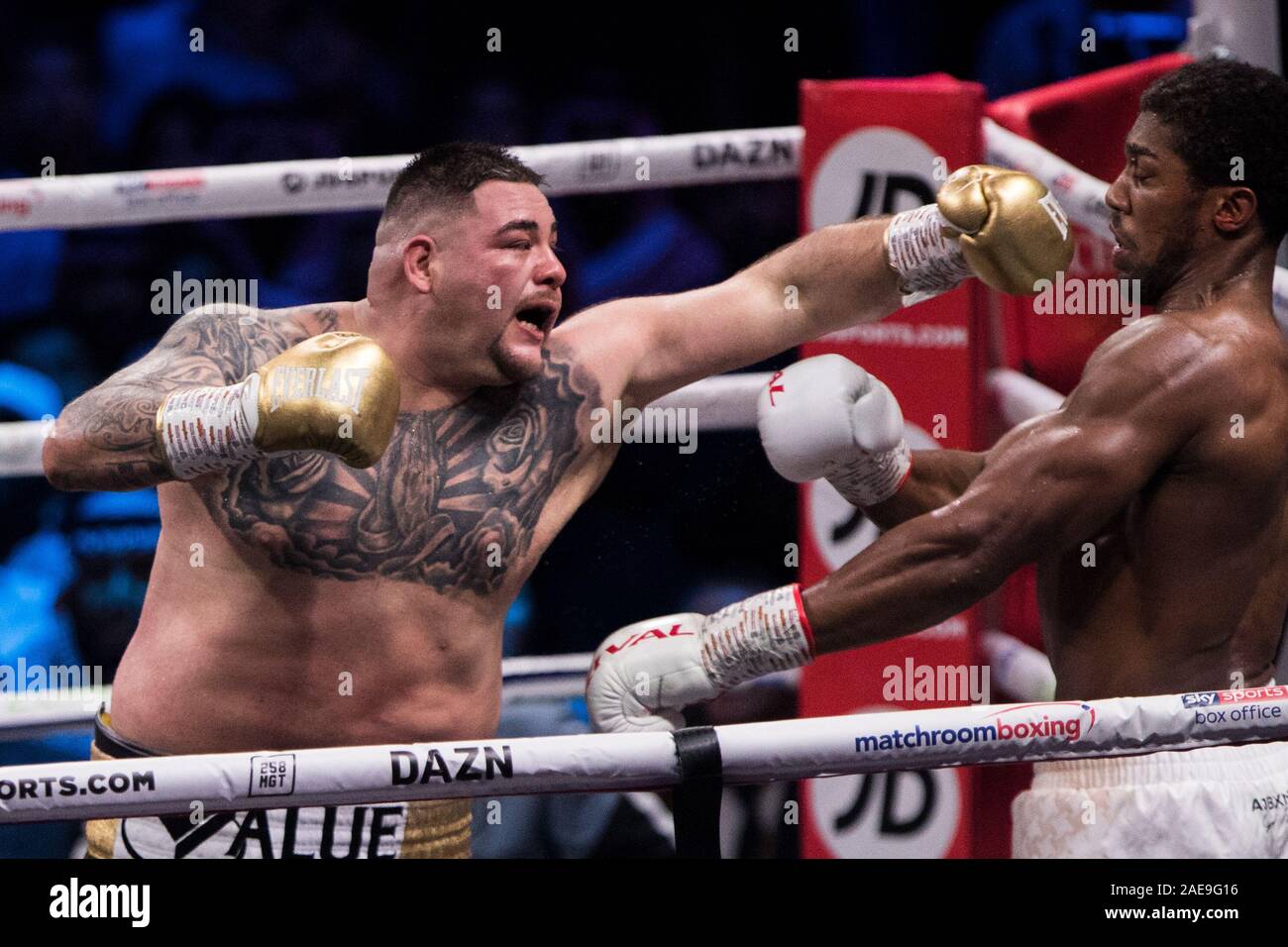Diriyah, Saudi Arabia. 08th Dec, 2019. US-Mexican professional boxer ...