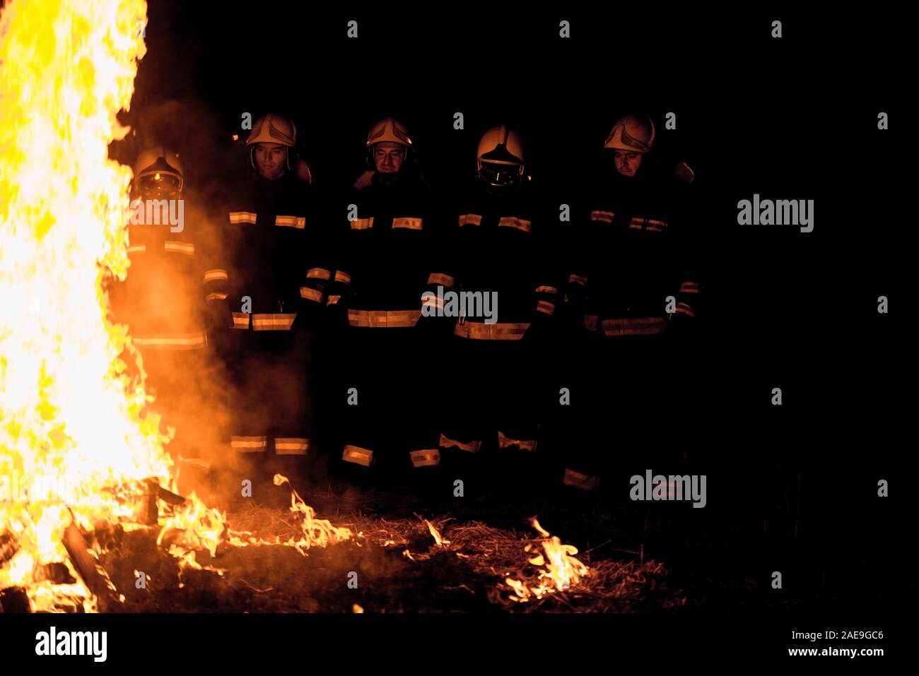 Firefighting crew preventing fire from spreading in the region Stock ...