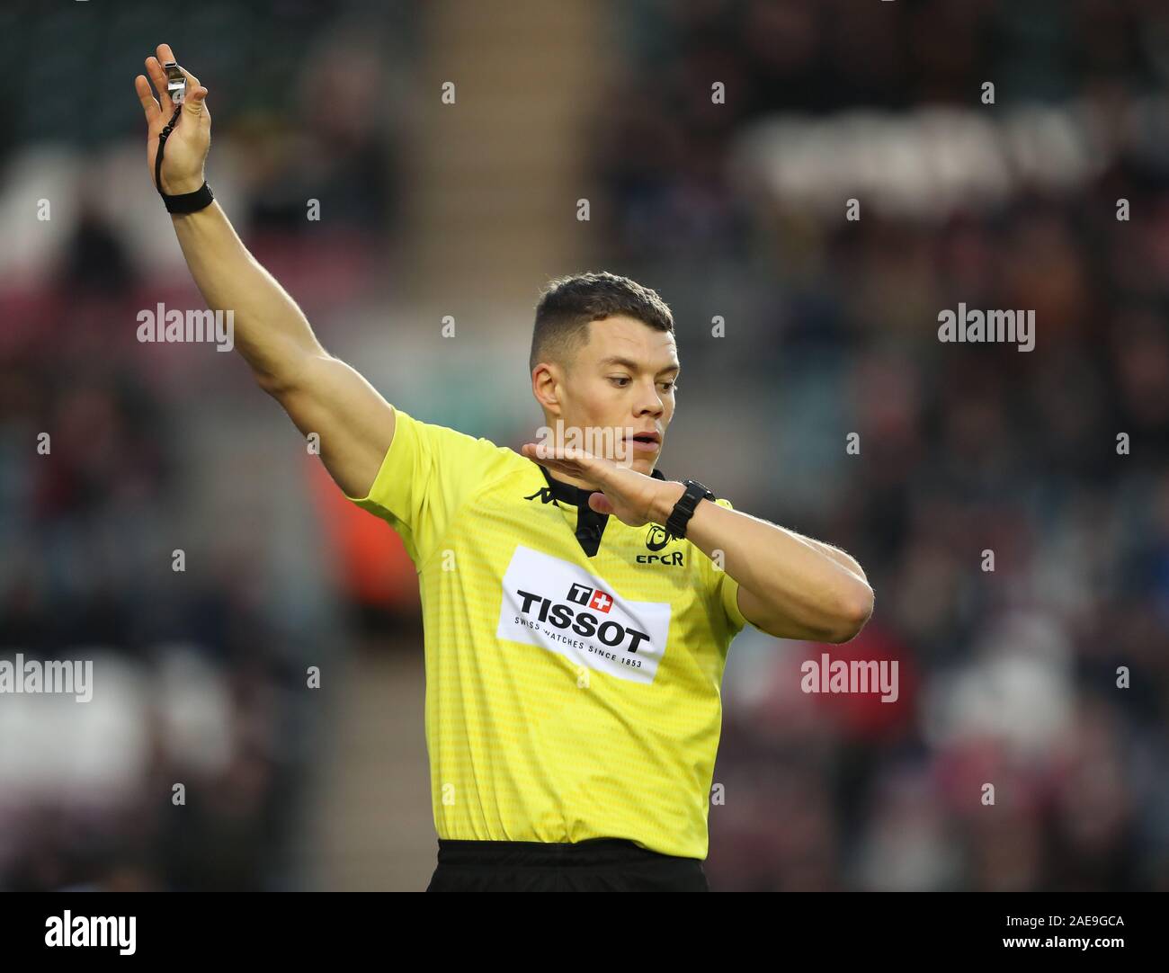 Craig evans referee hi-res stock photography and images - Alamy