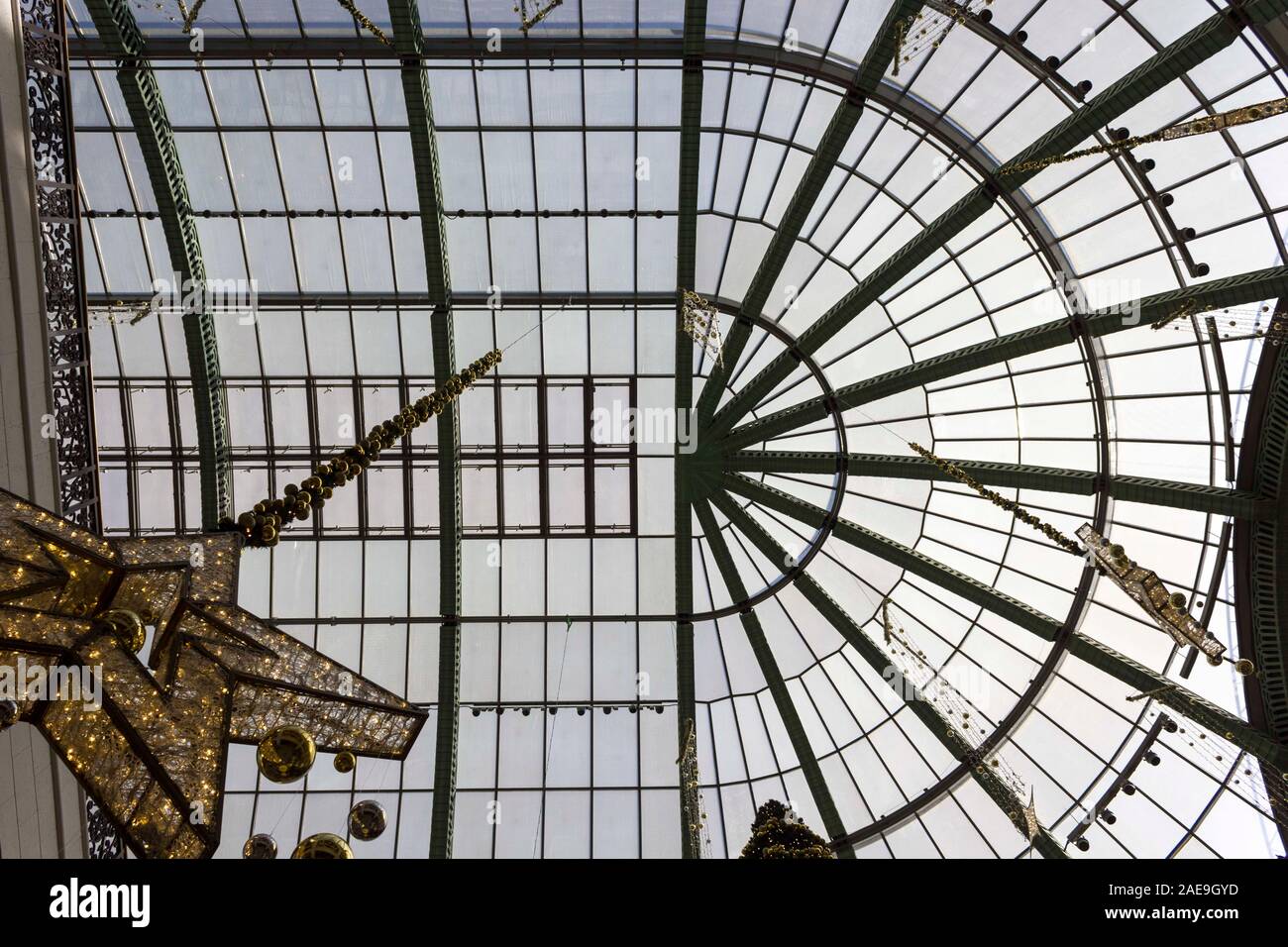 Architectural detail at the dubai mall hi-res stock photography and ...