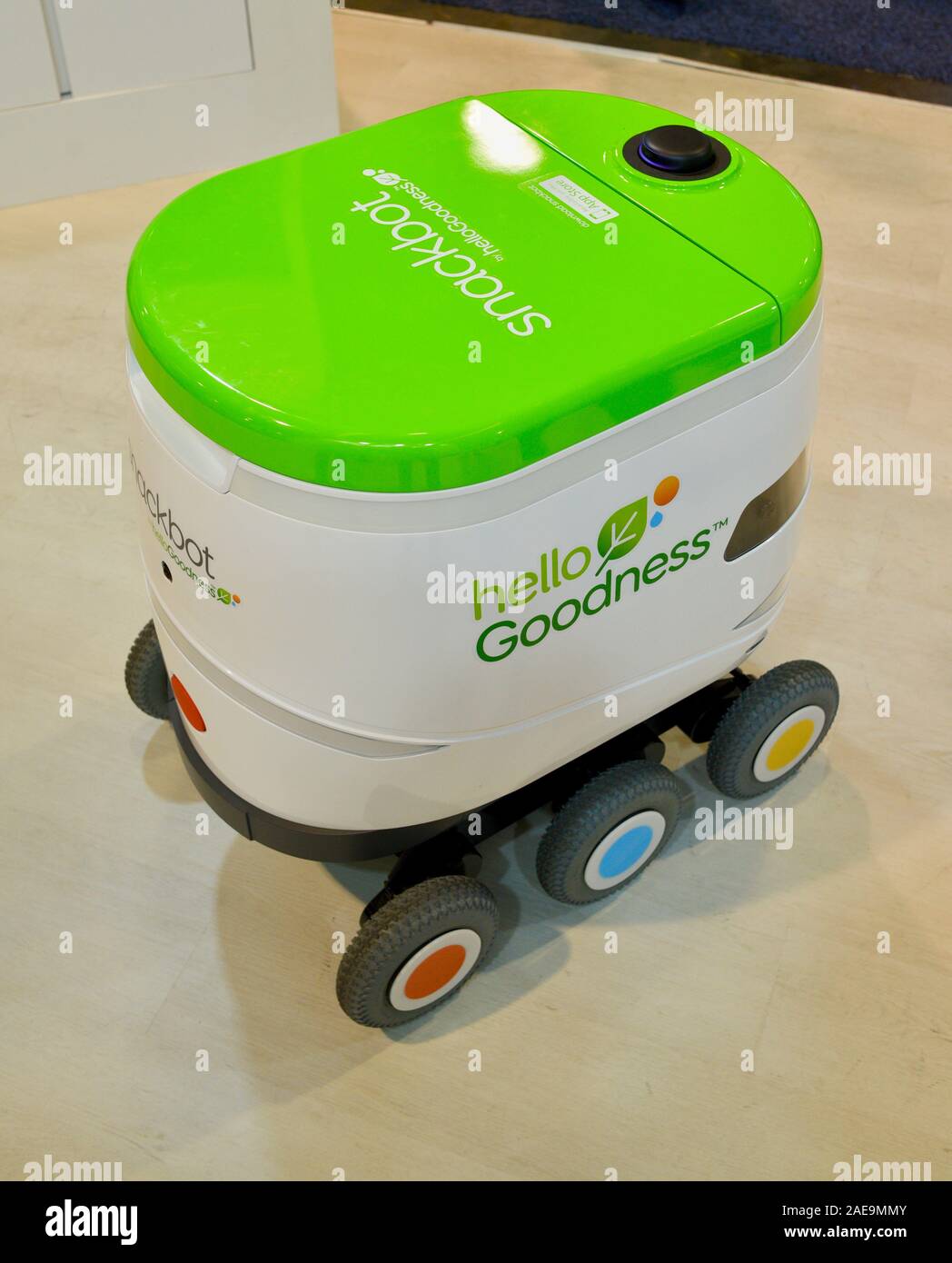 Self driving robot hi-res stock photography and images - Alamy