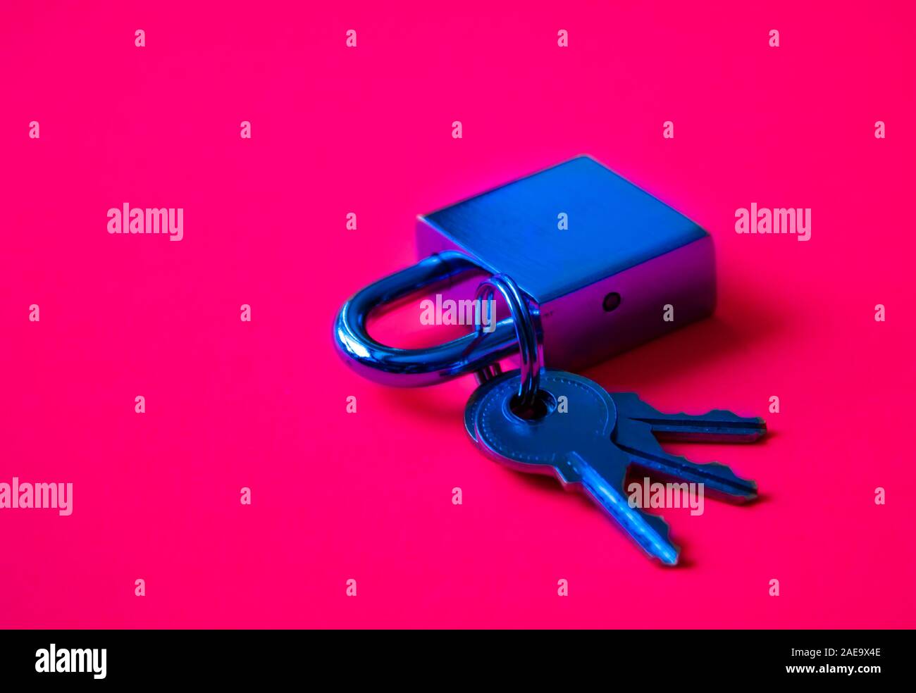 Check lock and keys Stock Photo - Alamy