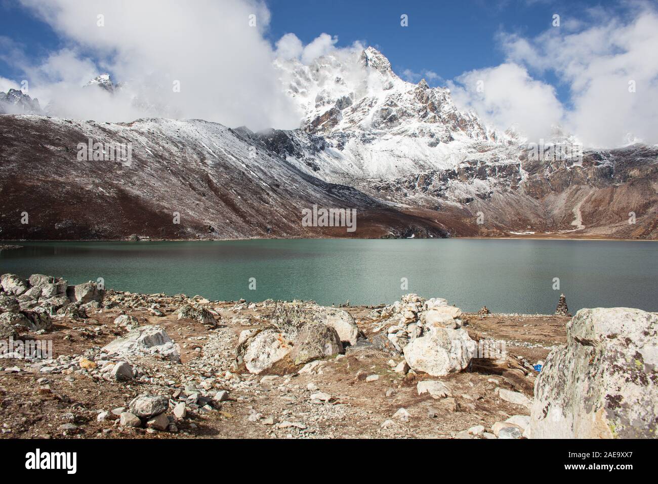 Nepal hiking path through mountain around Everest Stock Photo - Alamy