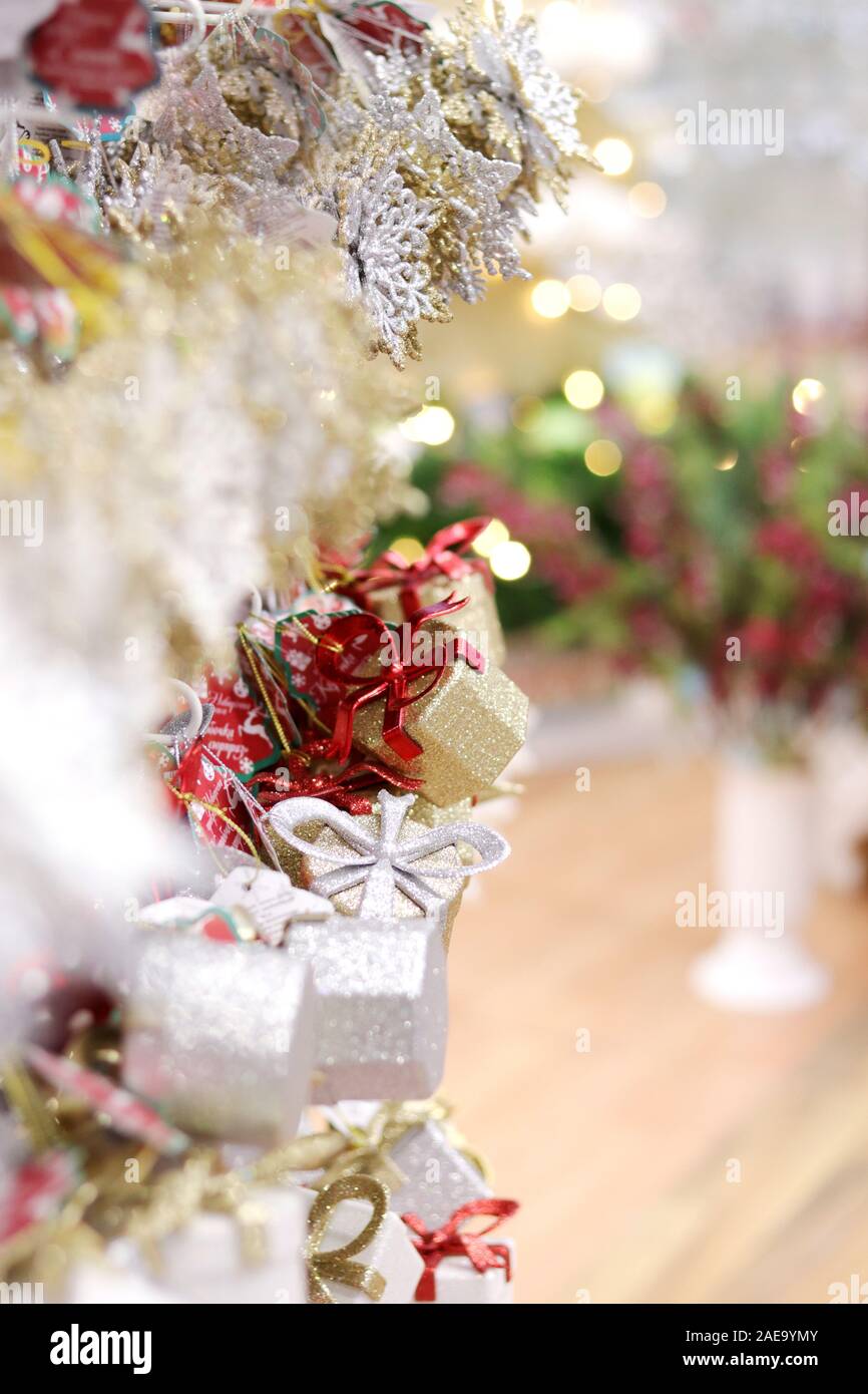 Shopping mall decoration hi-res stock photography and images - Alamy