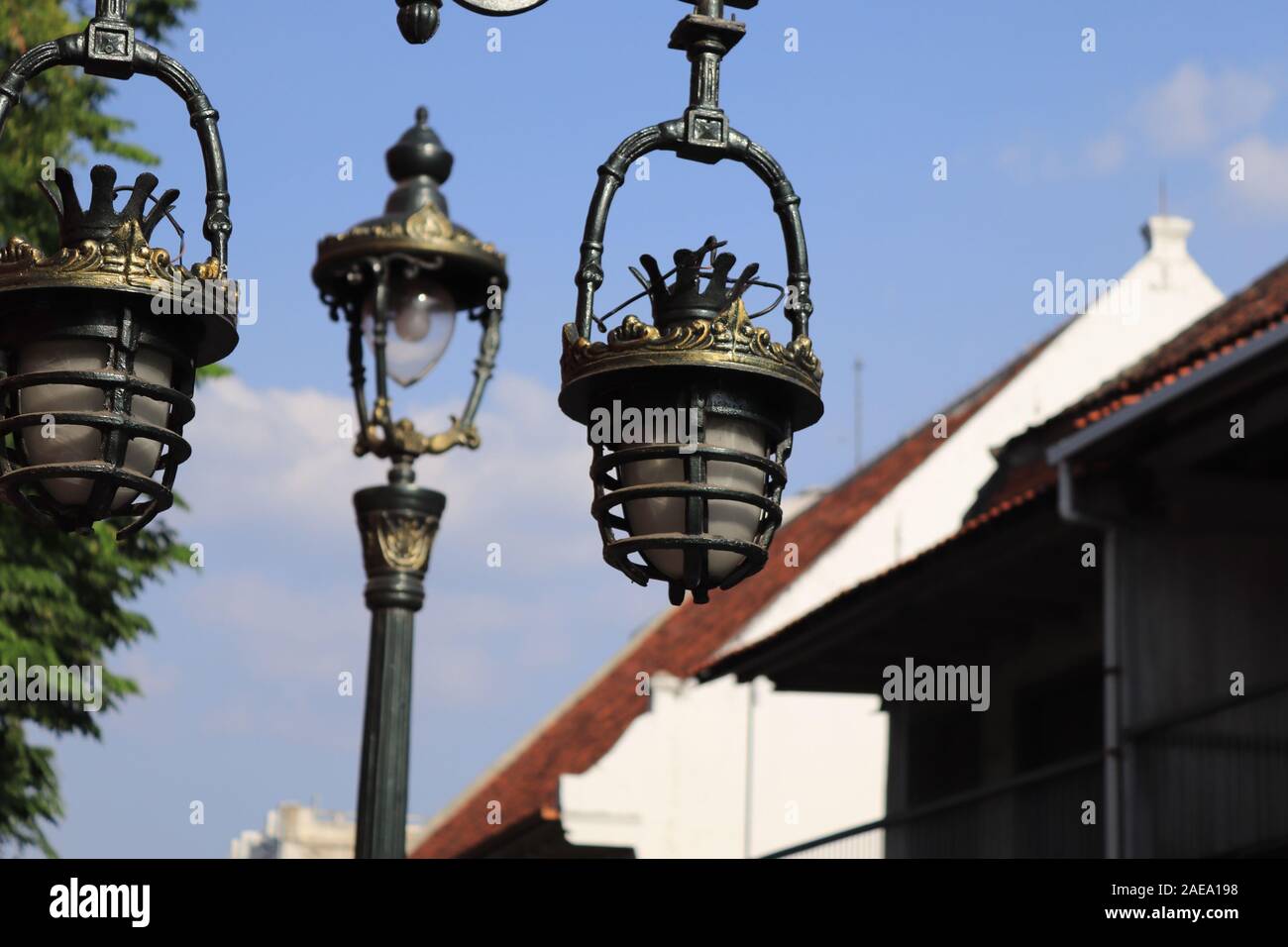 Old light fixture hi-res stock photography and images - Alamy