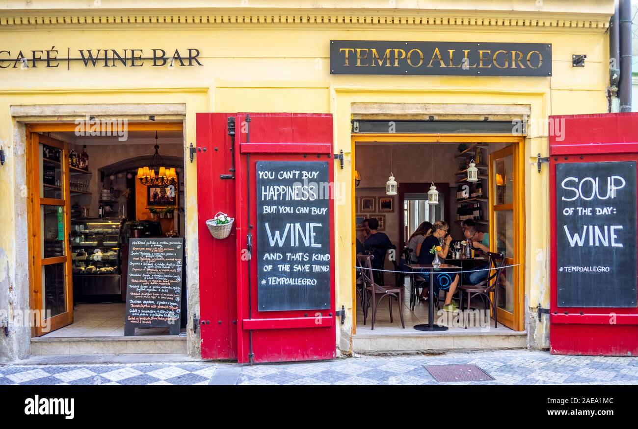 Tempo restaurant hi-res stock photography and images - Alamy