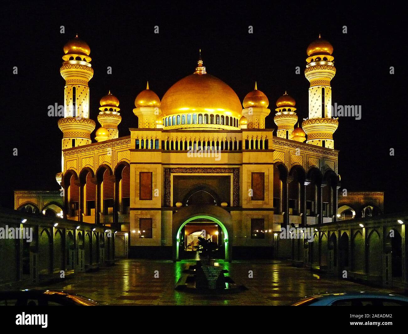Brunei - Bandar Seri Begawan - Sultan-Omar-Ali-Saifuddin-Moschee Stock ...
