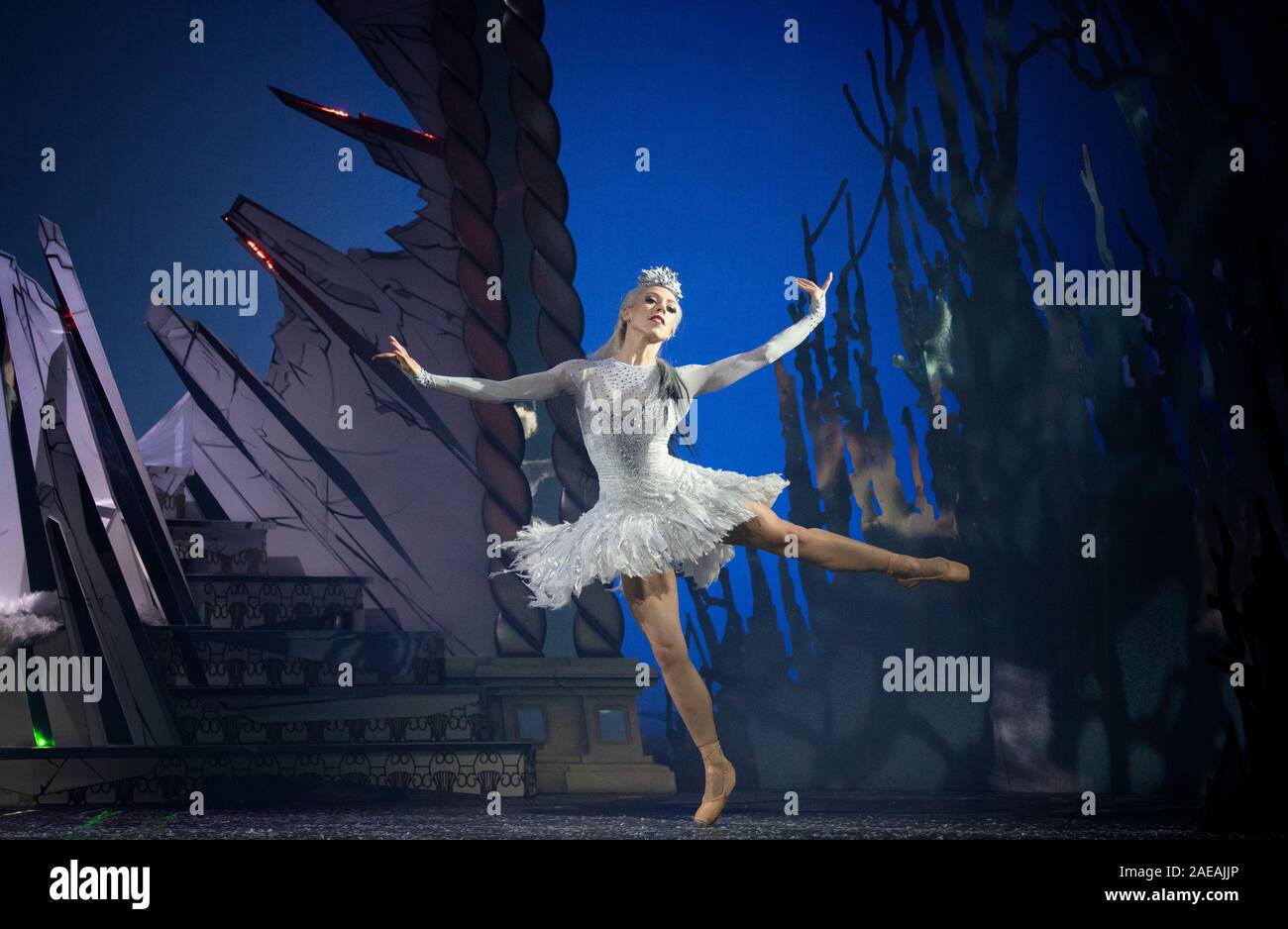 Dancer constance devernay hi-res stock photography and images - Alamy
