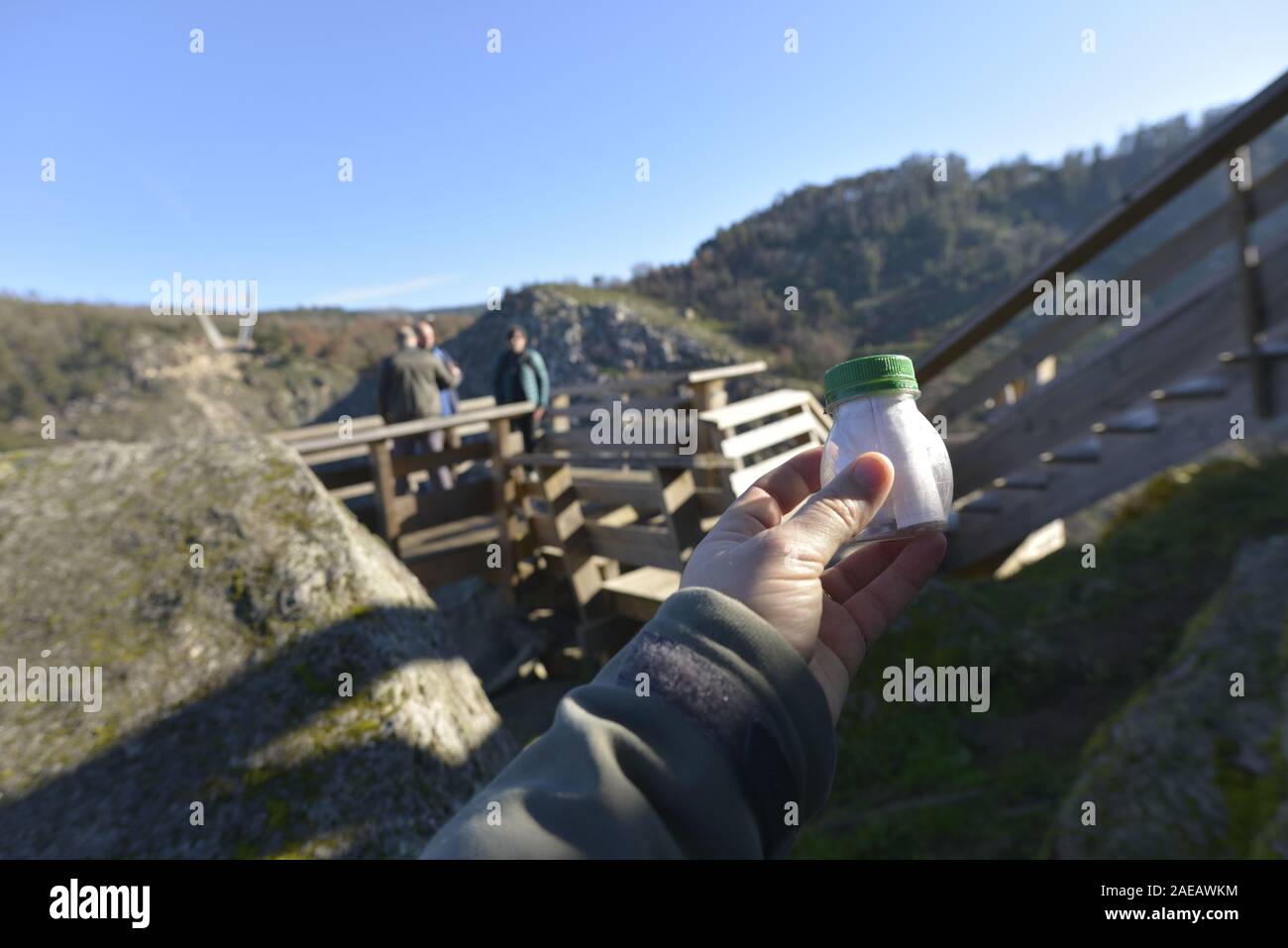 Geocache box hi-res stock photography and images - Alamy