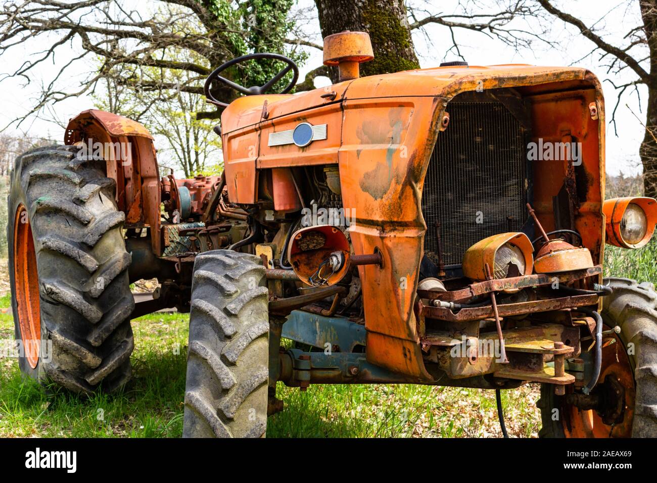 Orange tractor hi-res stock photography and images - Alamy