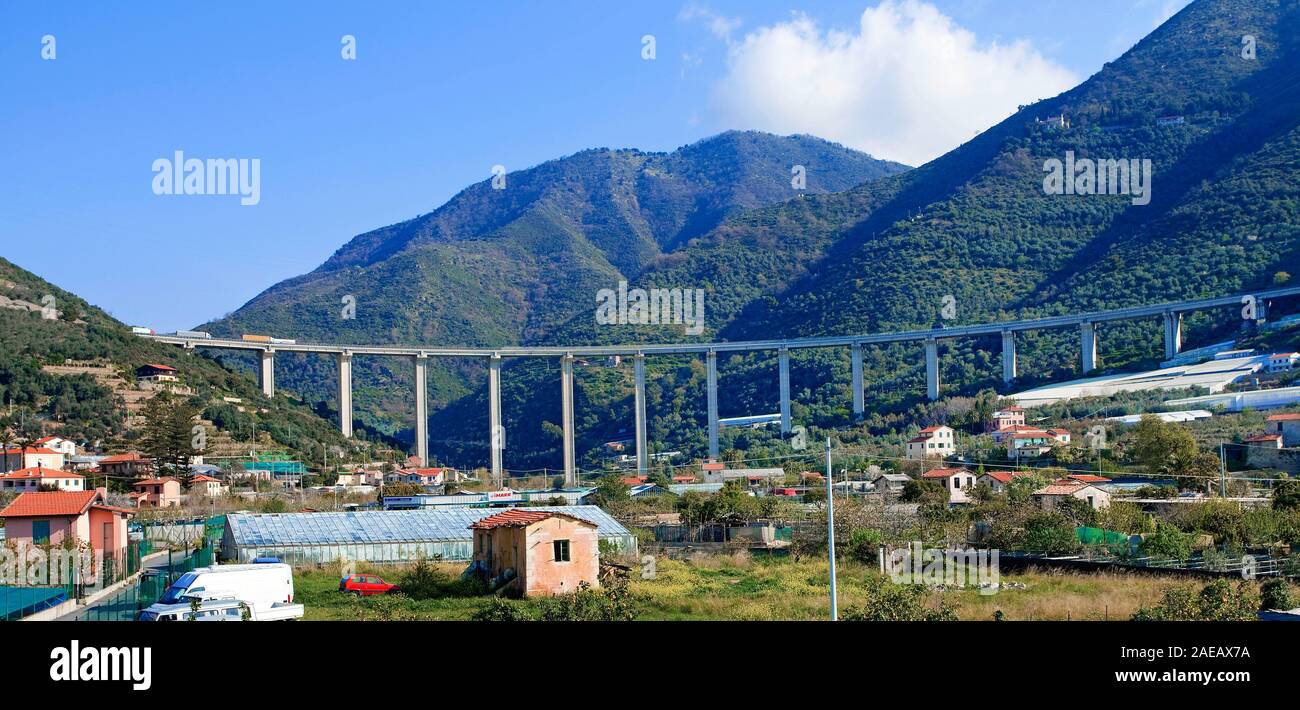 Viaduct bridge liguria hi-res stock photography and images - Alamy