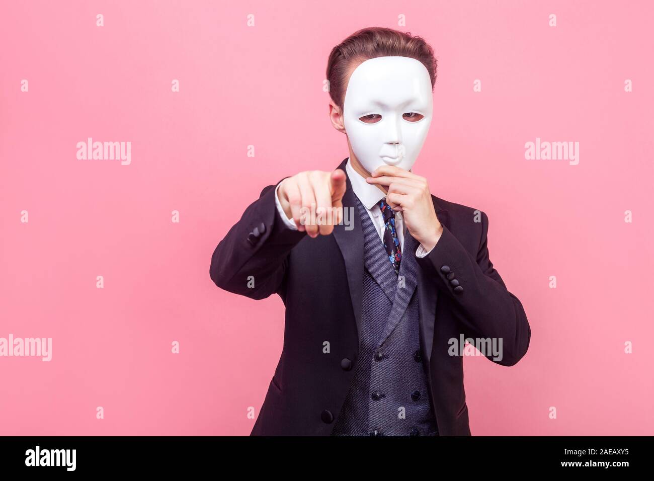 Lying face fake hi-res stock photography and images - Alamy