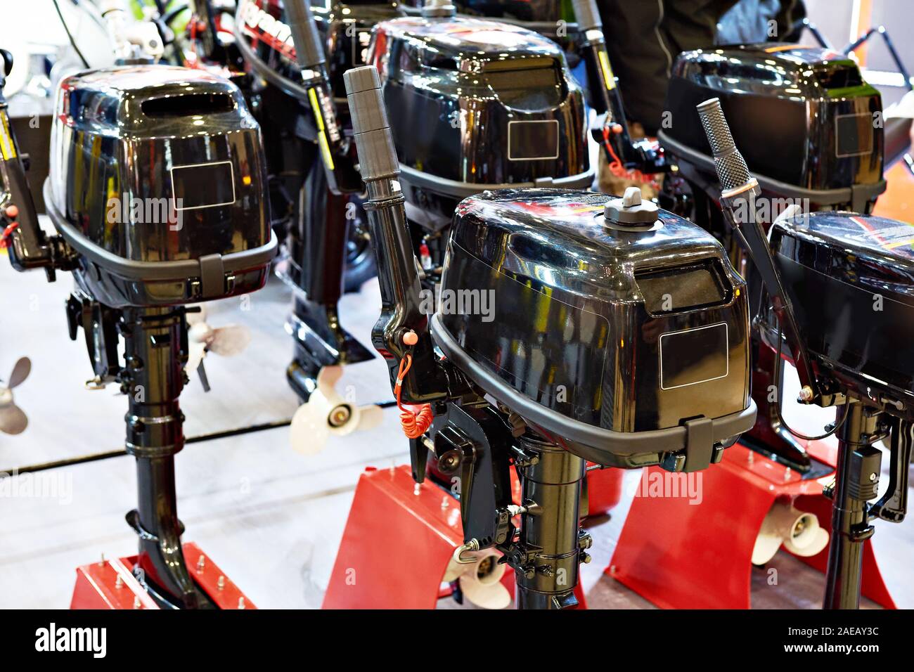 Boat motors in the store Stock Photo - Alamy