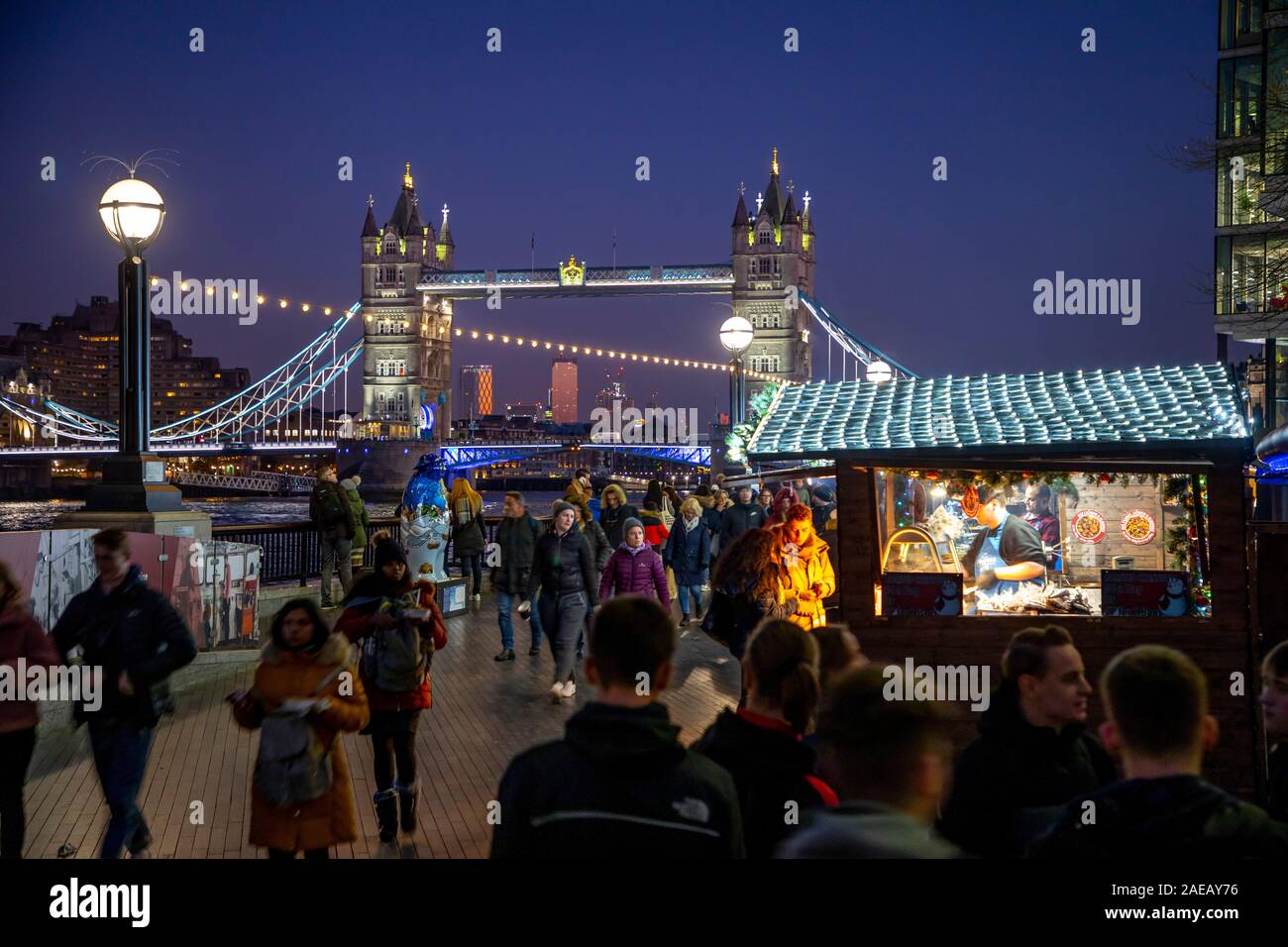 Christmas market tower bridge hi-res stock photography and images - Alamy
