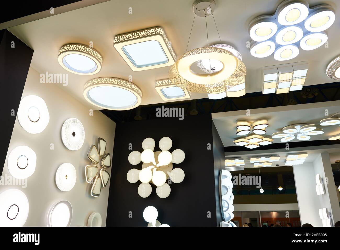 Lamps shop hi-res stock photography and images - Alamy