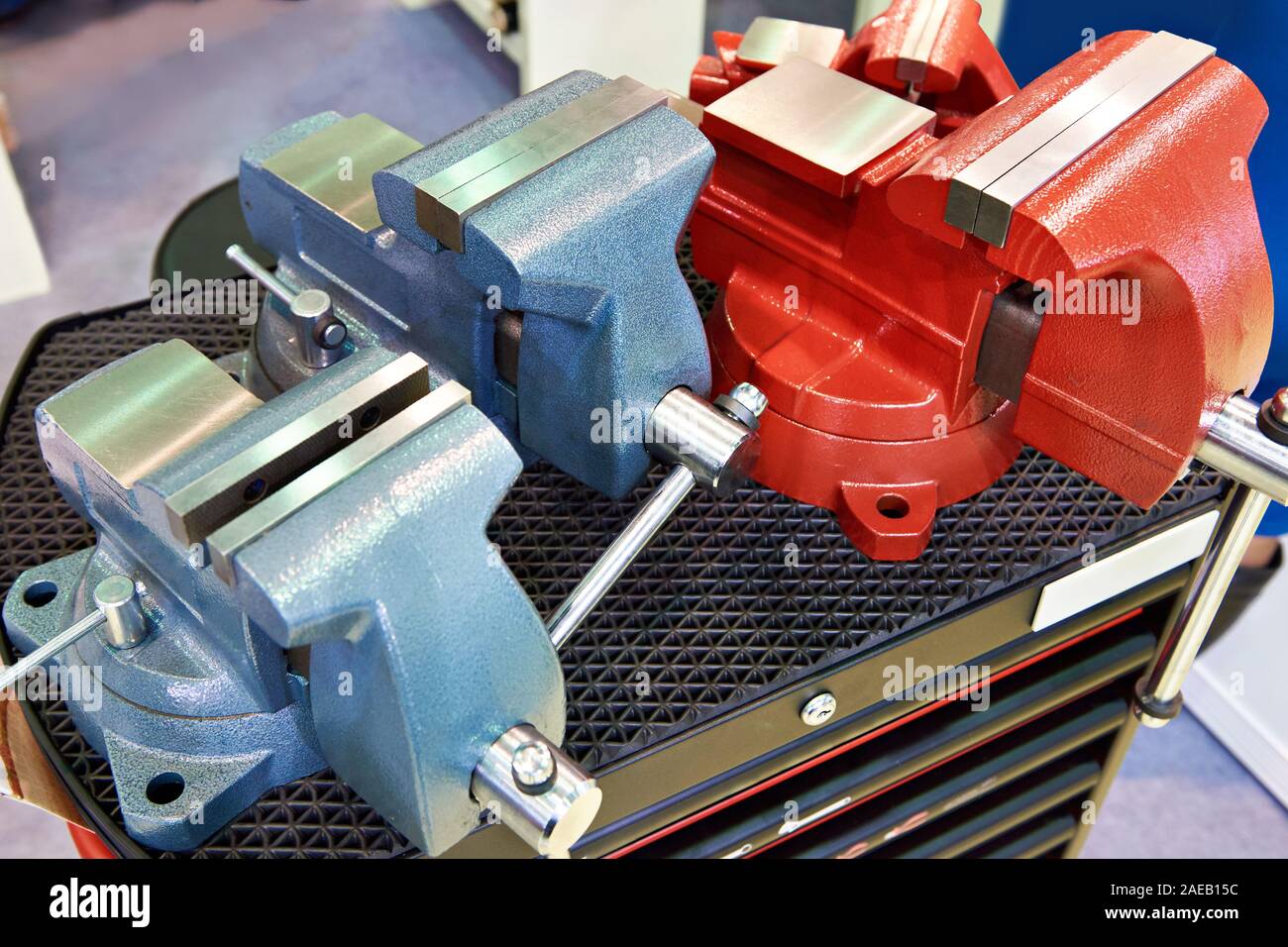 Mechanical vise for workbench in store Stock Photo - Alamy