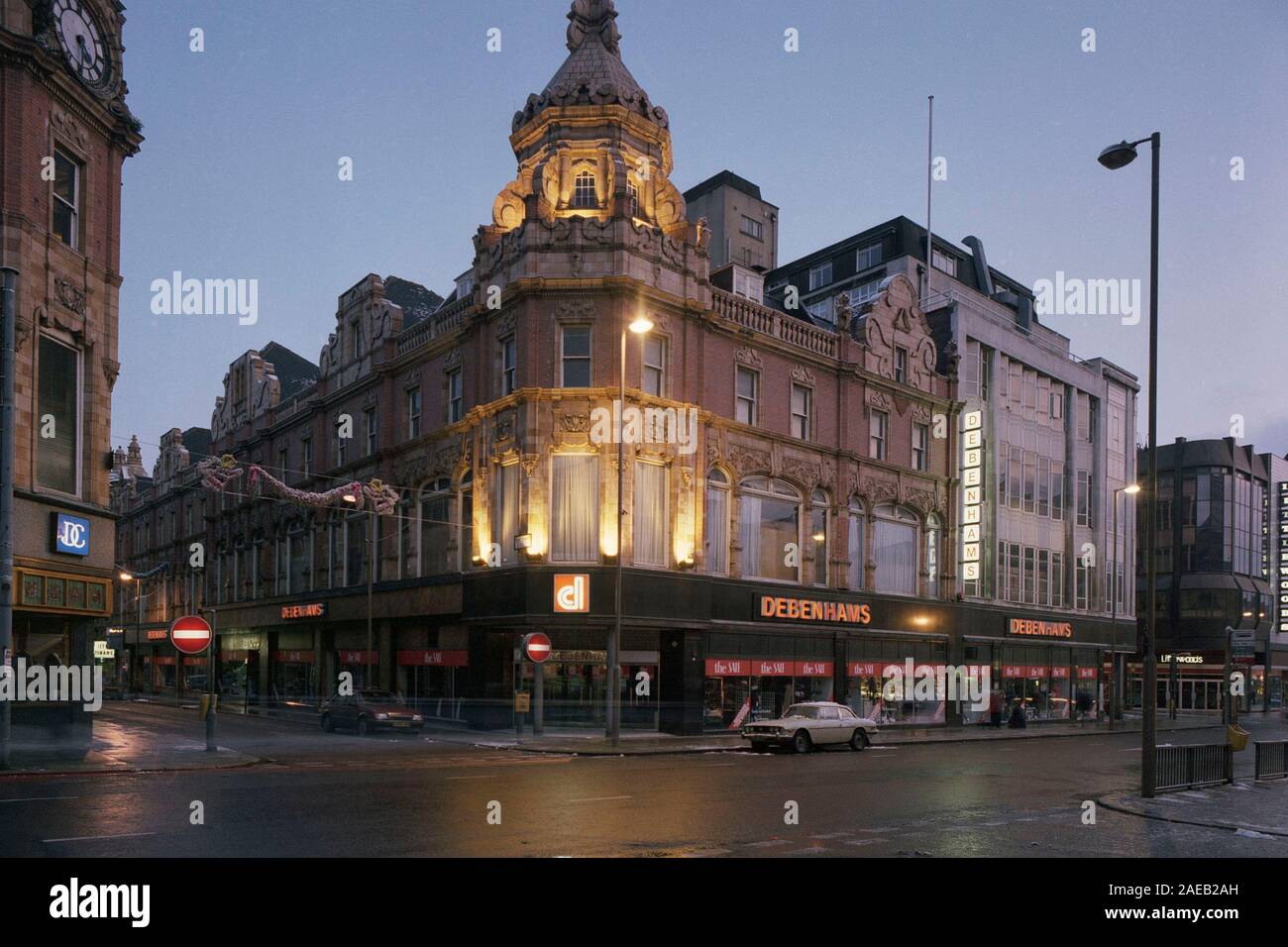 Debenhams store 1980s hi-res stock photography and images - Alamy