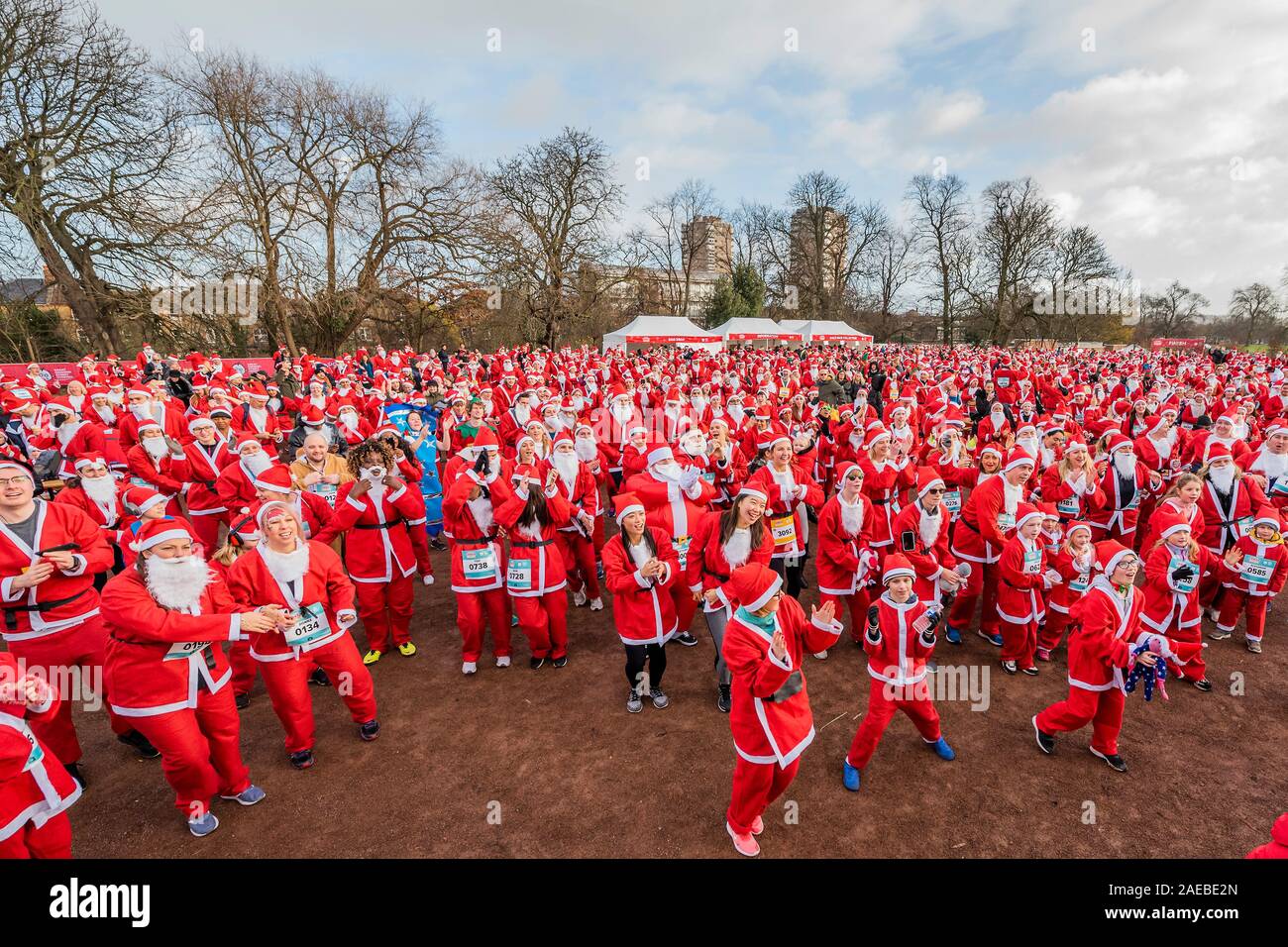 London, UK. 08th Dec, 2019. London Santa Dash 2019 - Thousands of ...