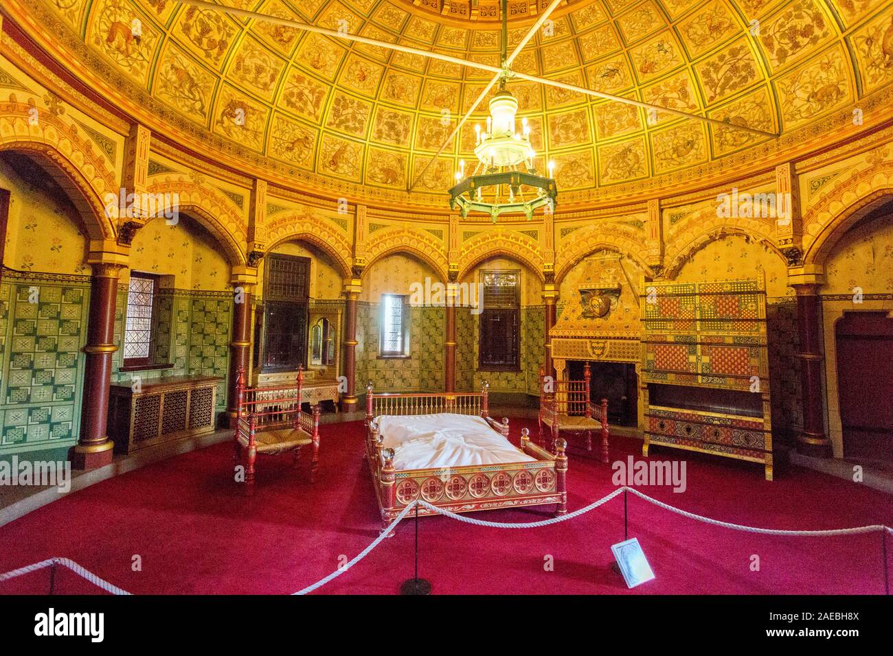 Lady butes bedroom hi-res stock photography and images - Alamy