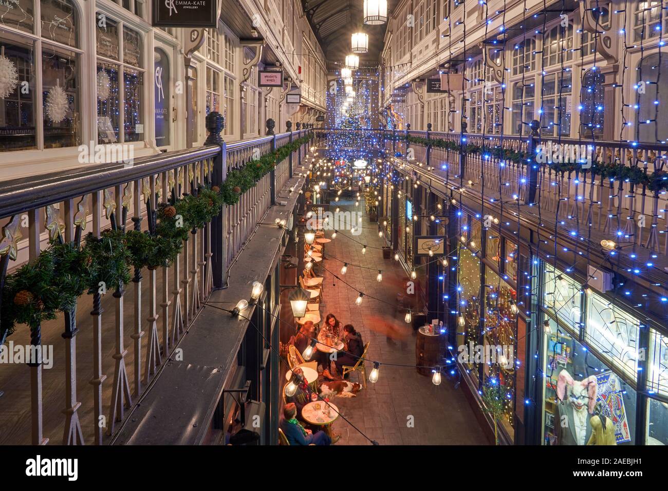 Castle arcade cardiff hi-res stock photography and images - Alamy