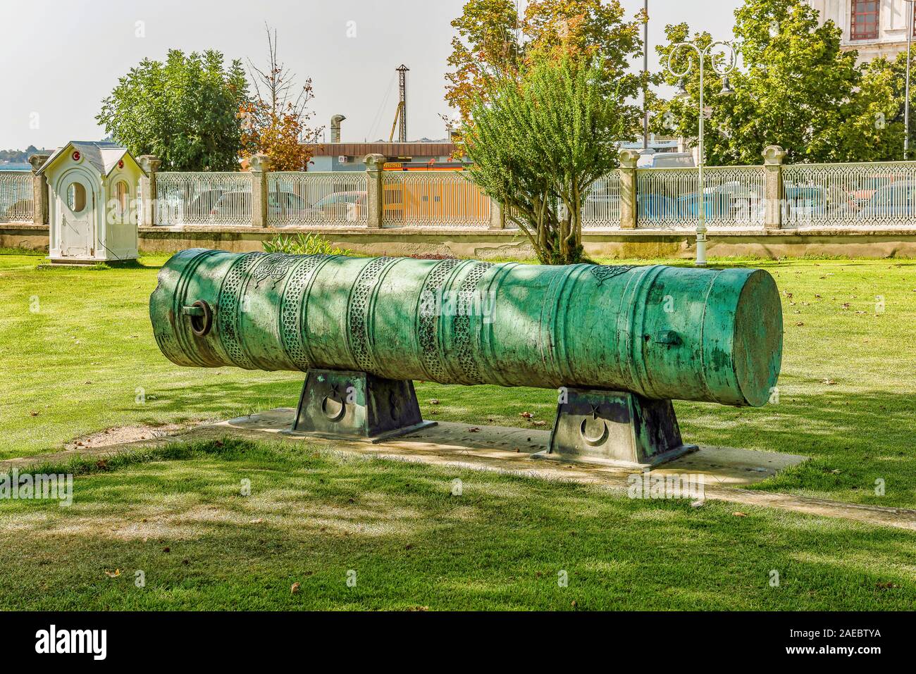 Bronze cannons hi-res stock photography and images - Alamy