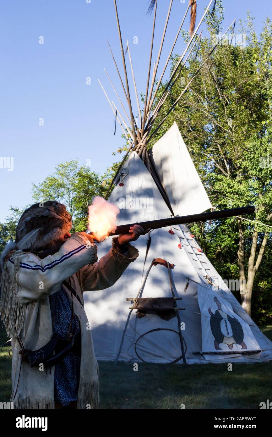 Fur trapper hi-res stock photography and images - Alamy